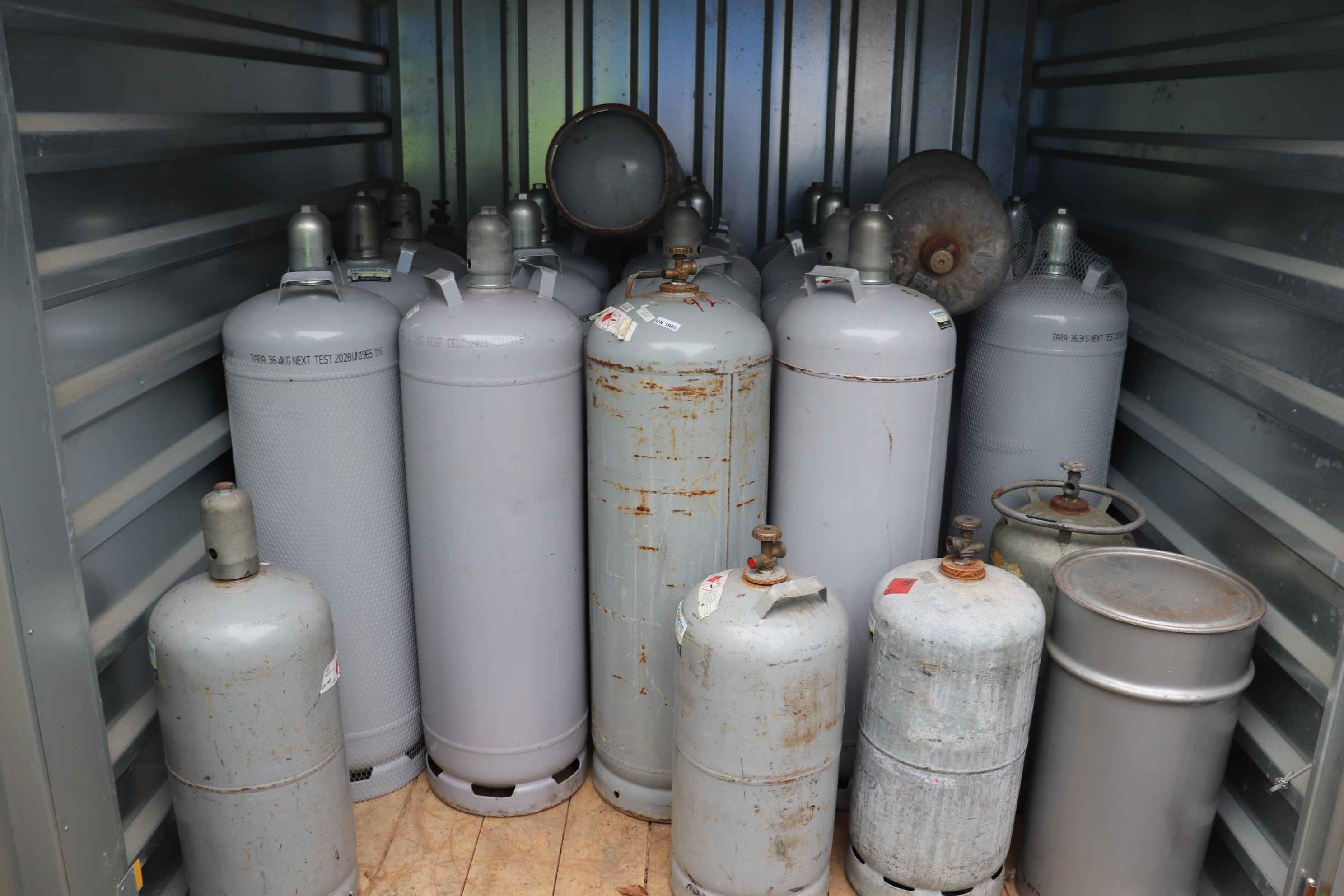Gasflaskor 19st - Auktioner online - Nätauktioner & Konkursauktioner ...