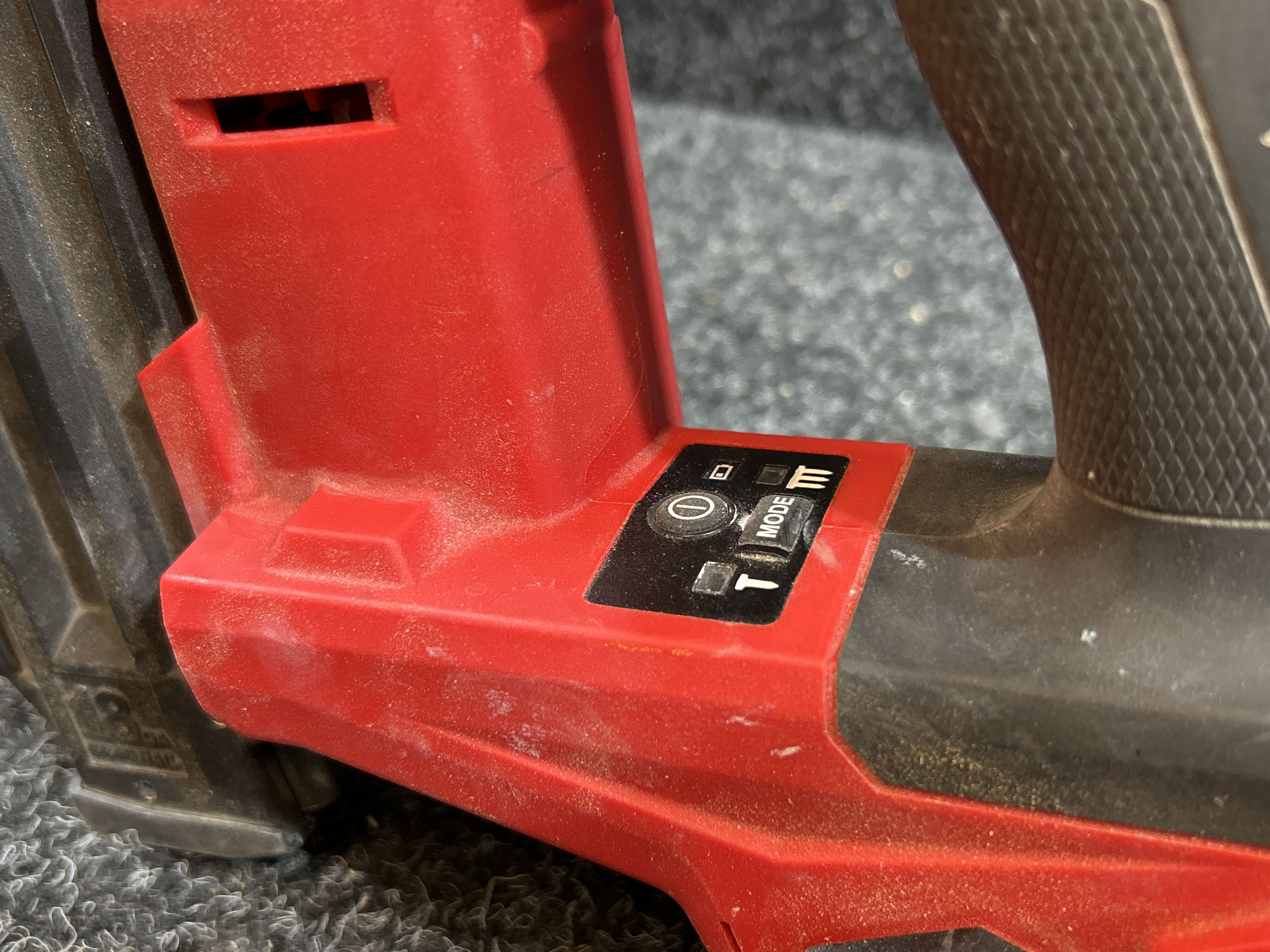 Nail gun - Milwaukee M18 FN18GS - PS Auction - We value the future ...