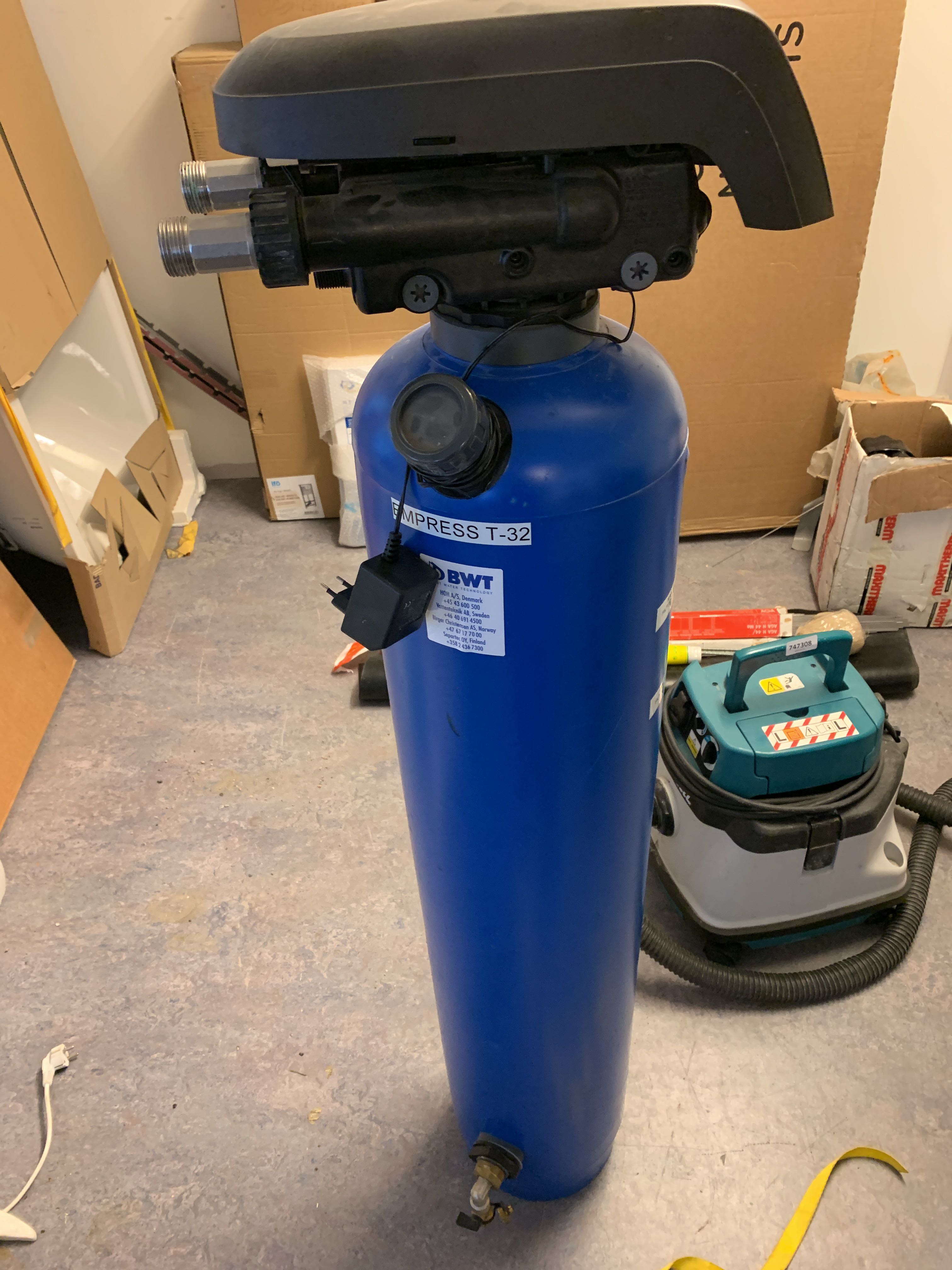 BWT T-32 tank med ventil - Auktioner online - Nätauktioner ...