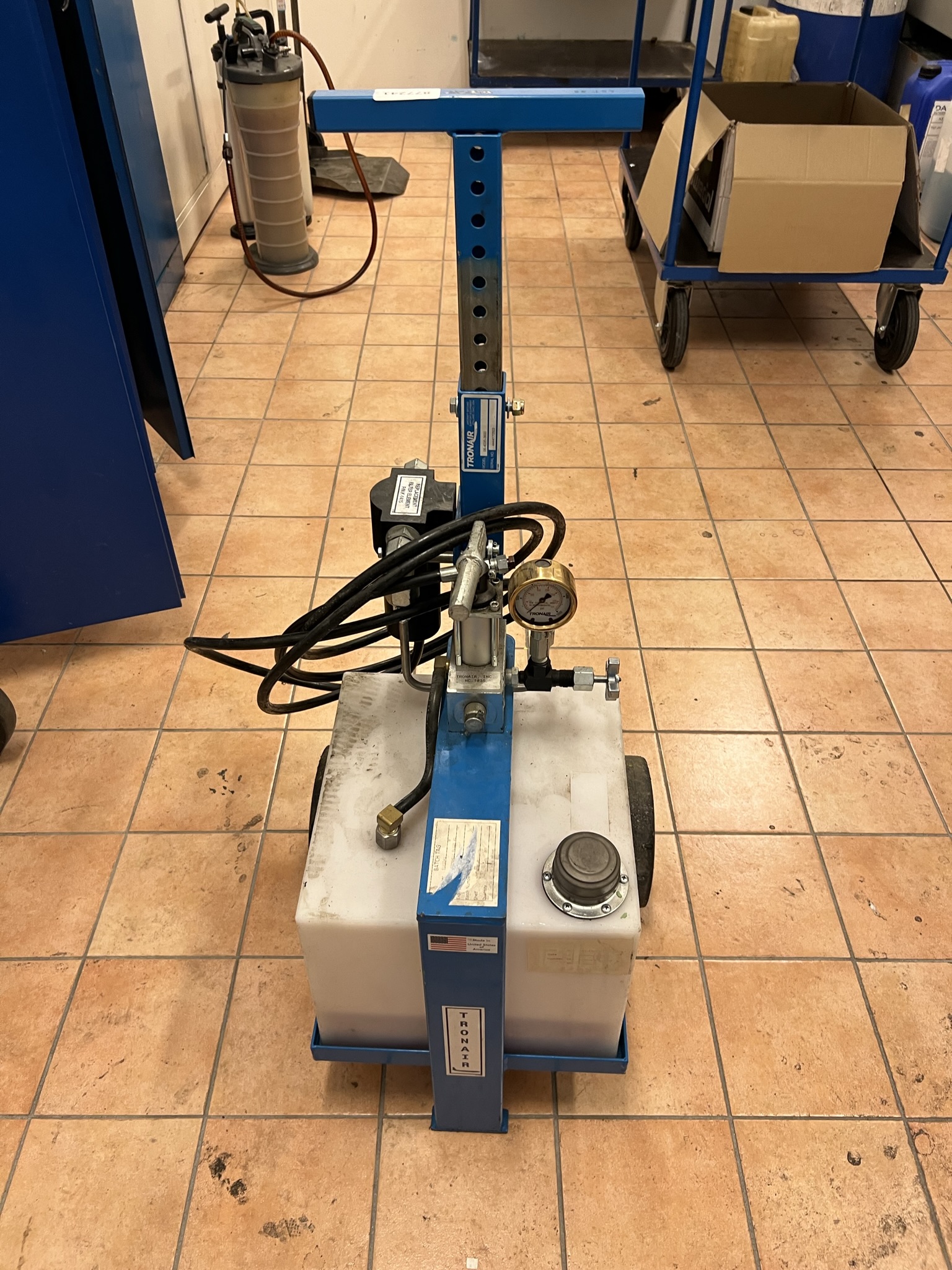 Hydraulic component test trolley Tronair 06-4035-3600 - PS Auction - We ...