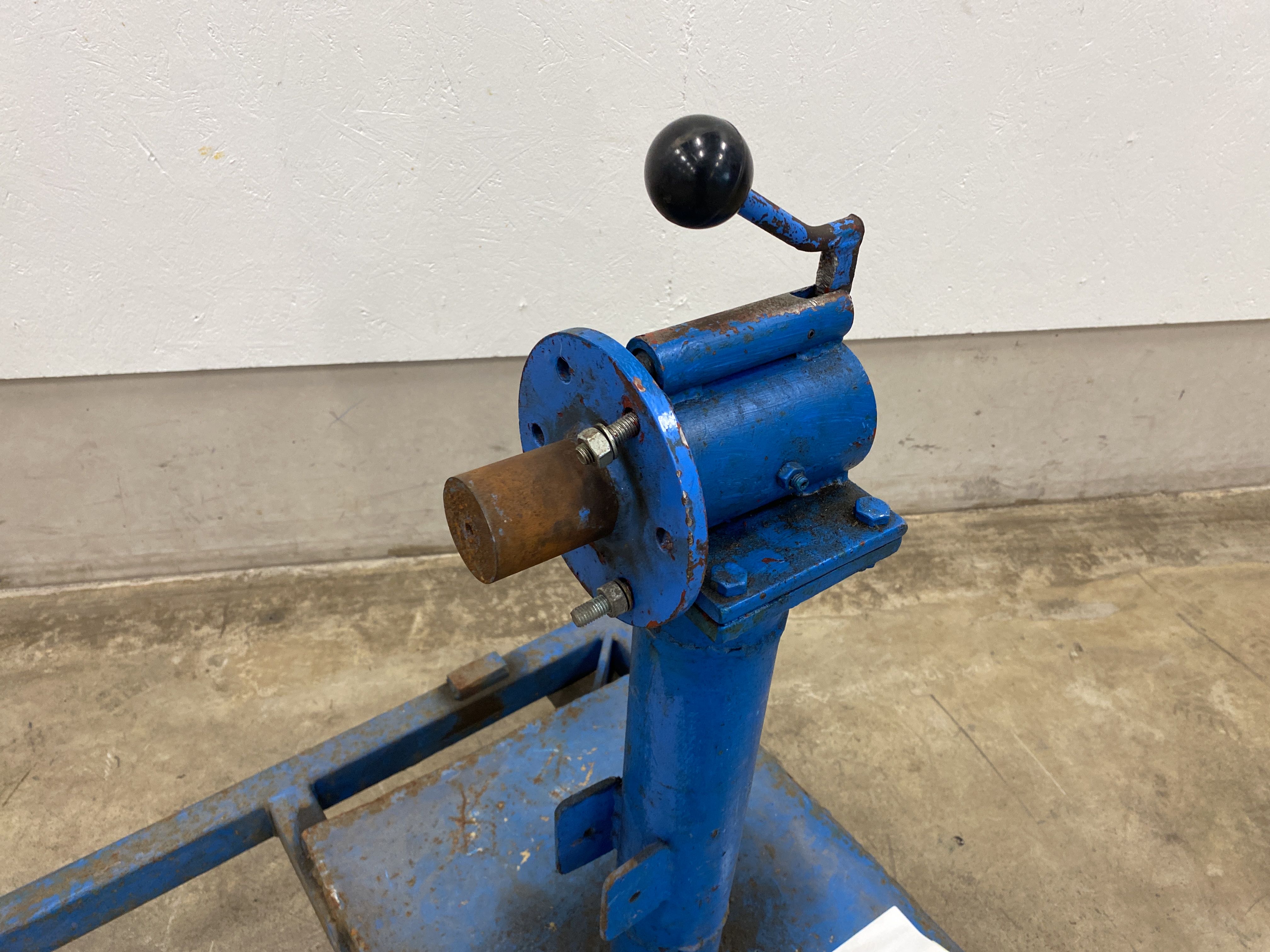 Engine stand - PS Auction - We value the future - Largest in net auctions