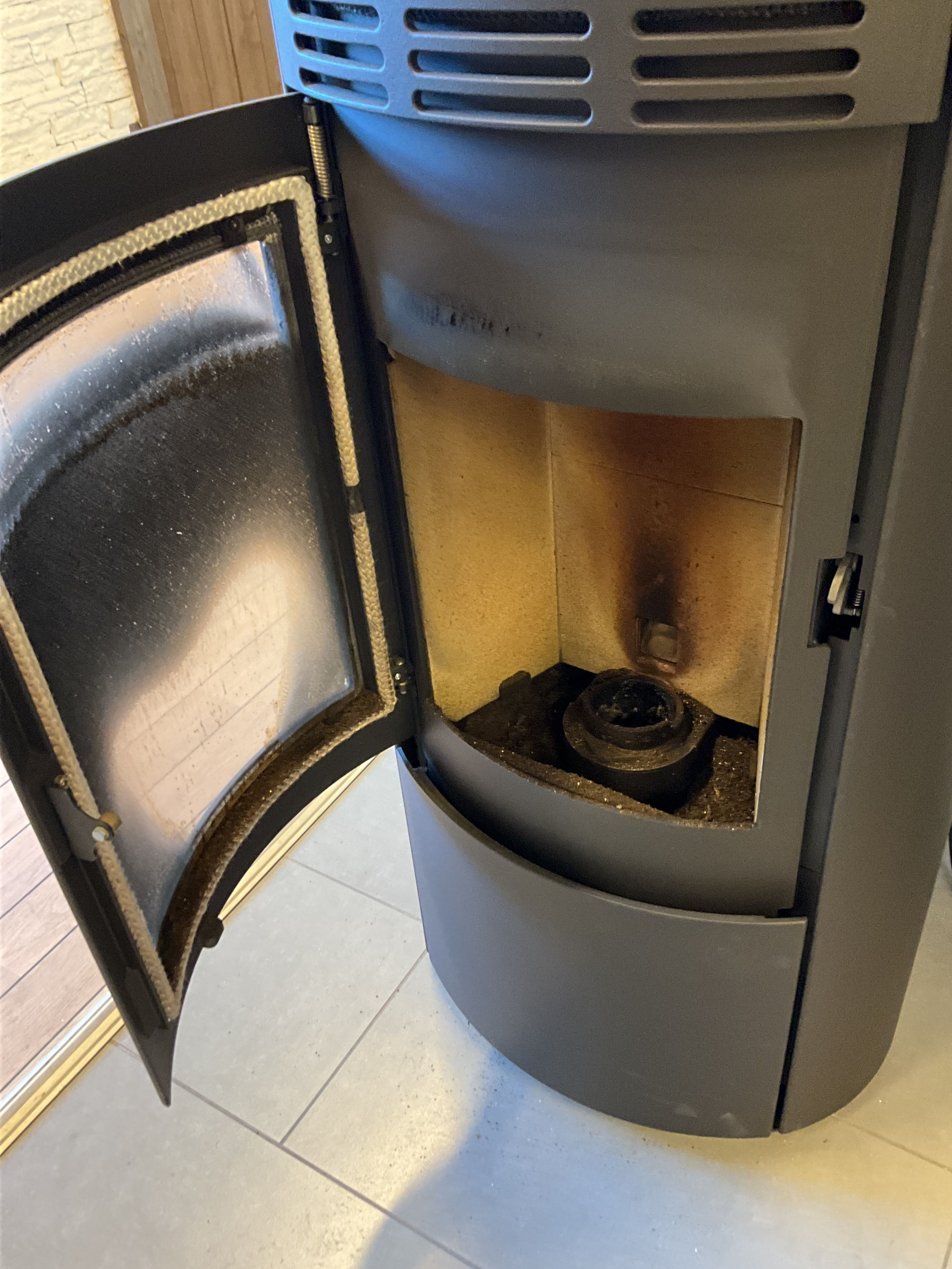 Wood-burning stove HETA Scan-Line GREEN 250 - PS Auction - We value the ...