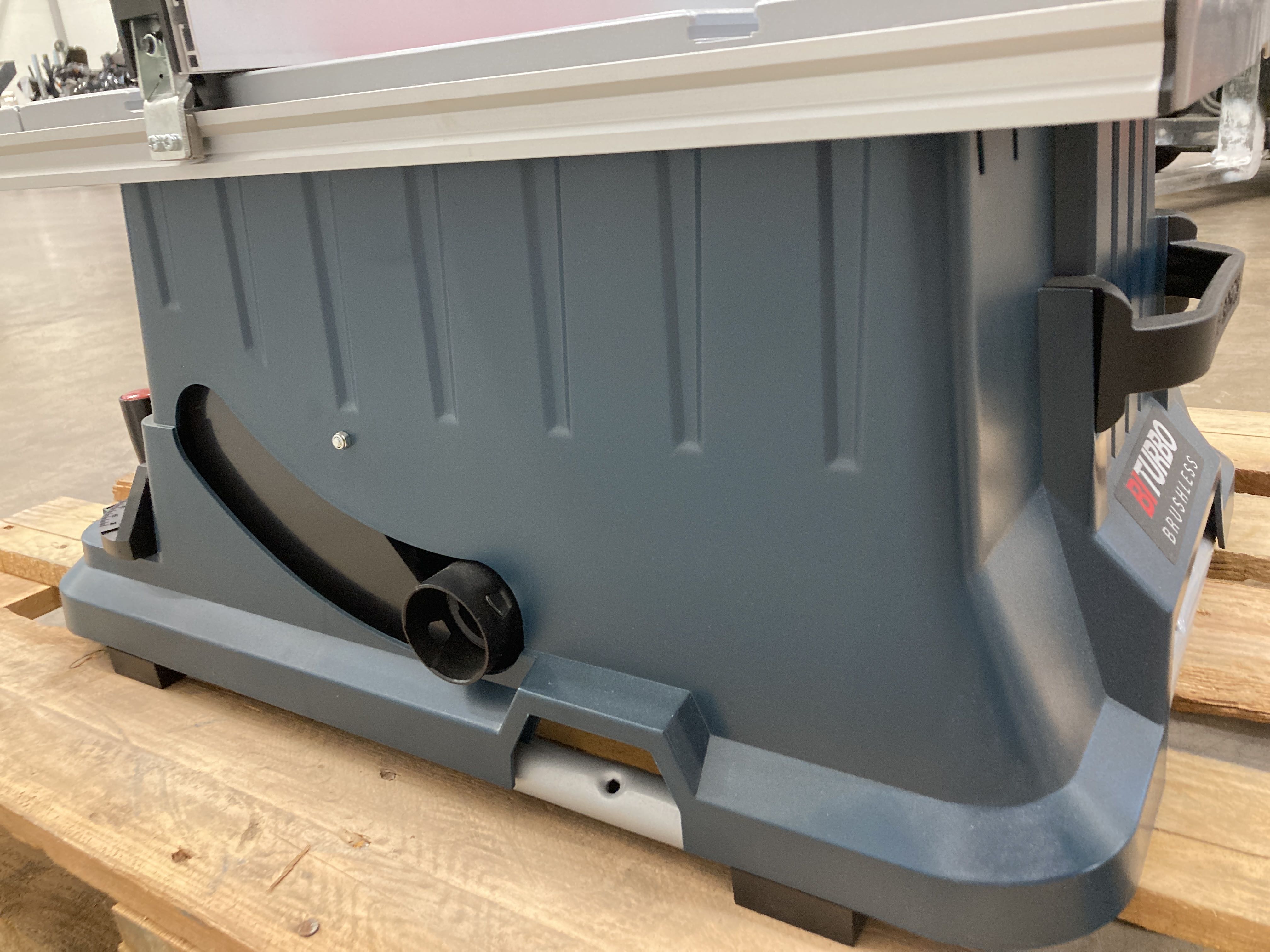 Bordsåg Bosch GTS 18V-216 + GTA560 Solo - Auktioner online ...