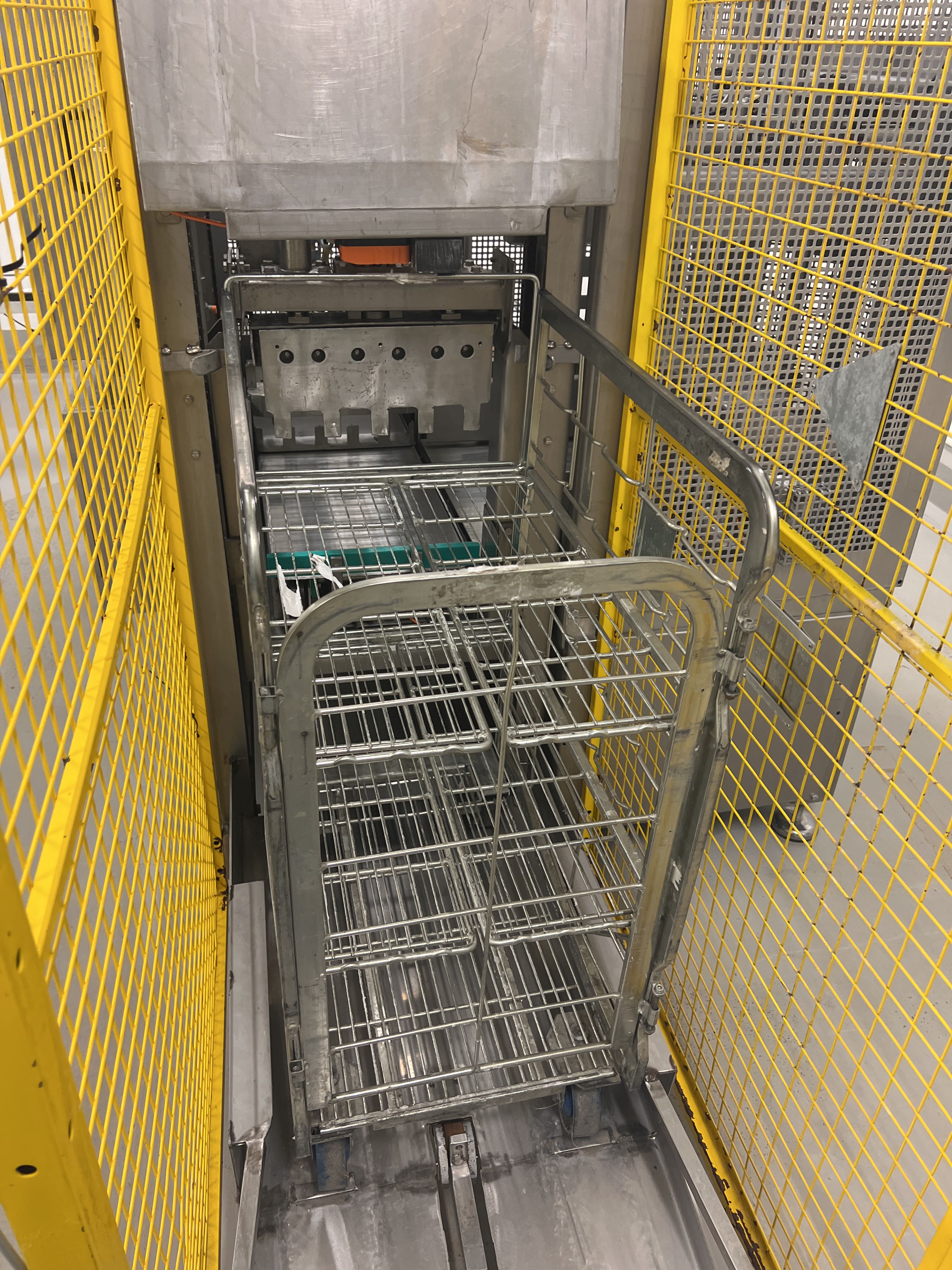 Cart filler Elopak APM6040cll -1989 - PS Auction - We value the future ...