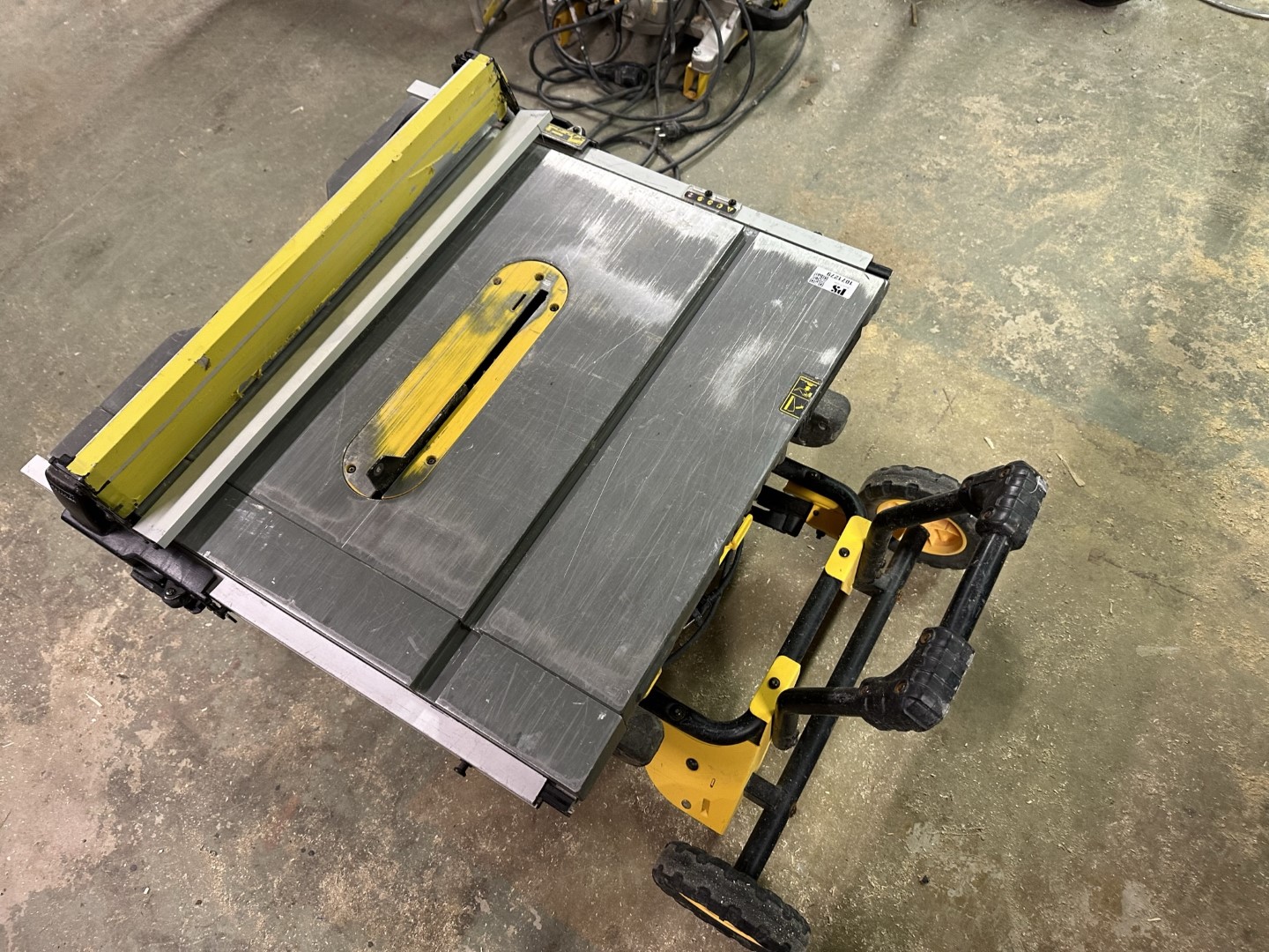 Bordssåg DeWalt DWE7491 med golv hjulstativ - Auktioner online ...
