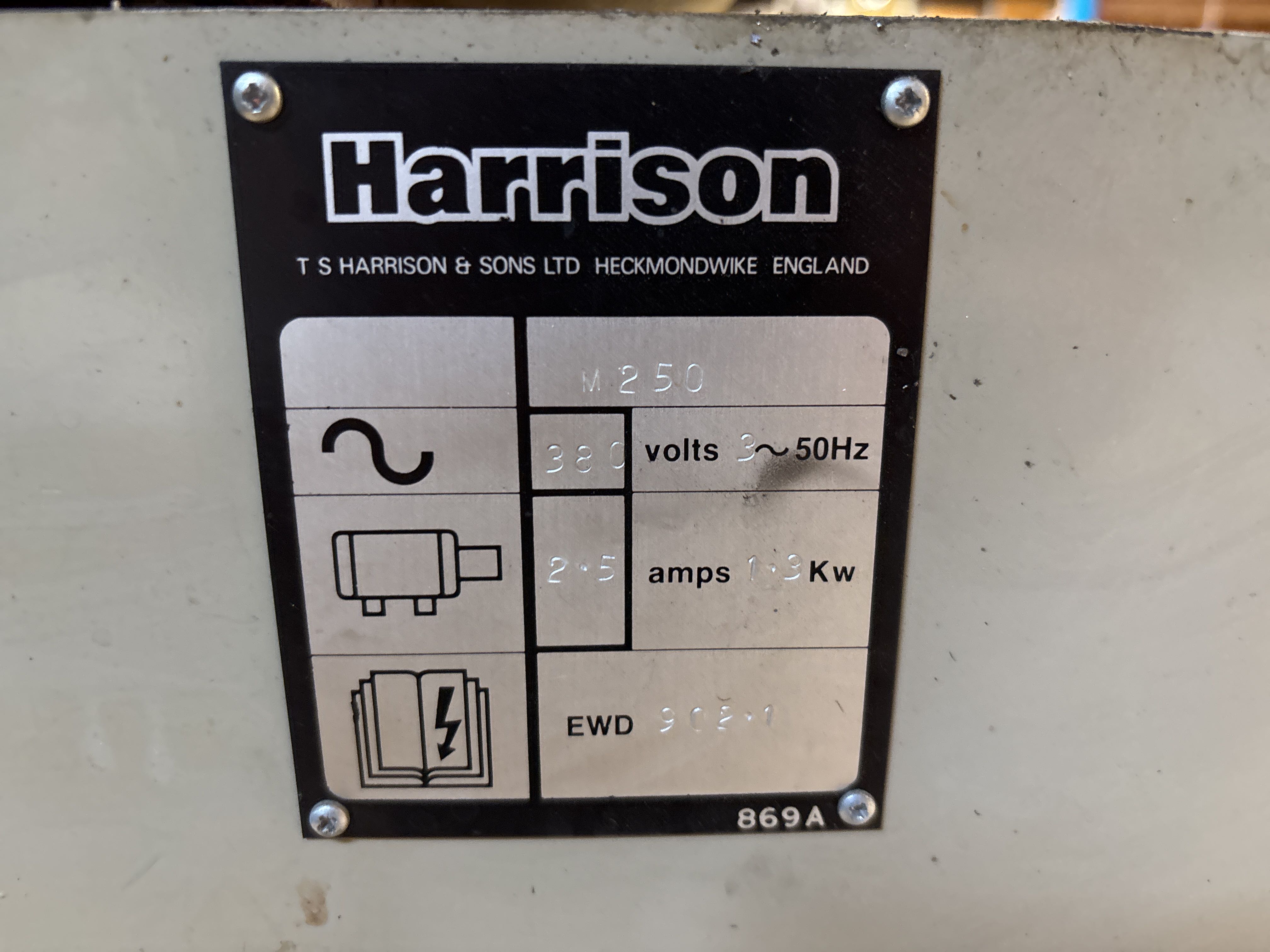 Svarv med tillbehör och hurts - Harrison M250 - Auktioner online ...