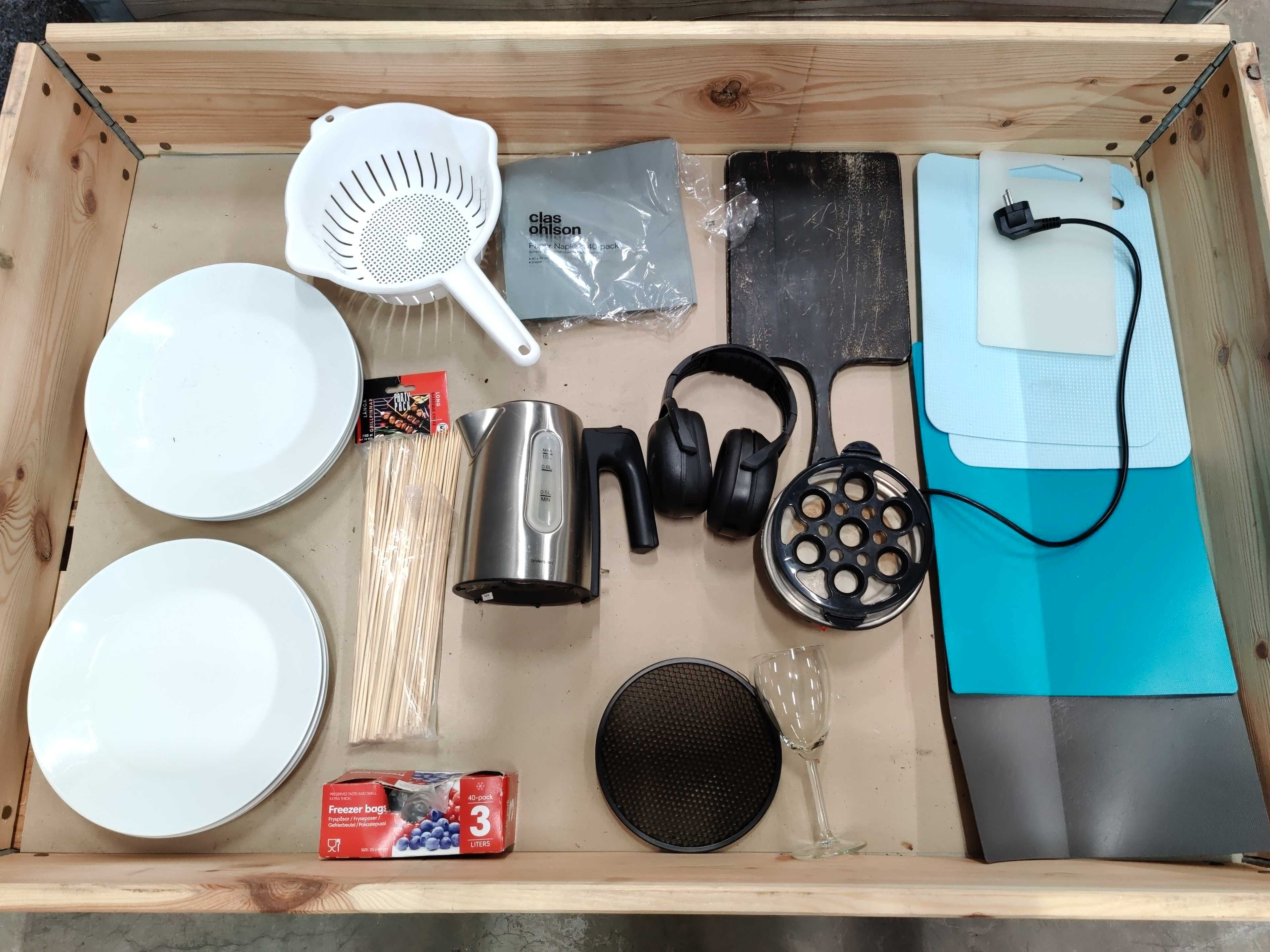 Kitchen accessories and office supplies - PS Auction - We value the ...
