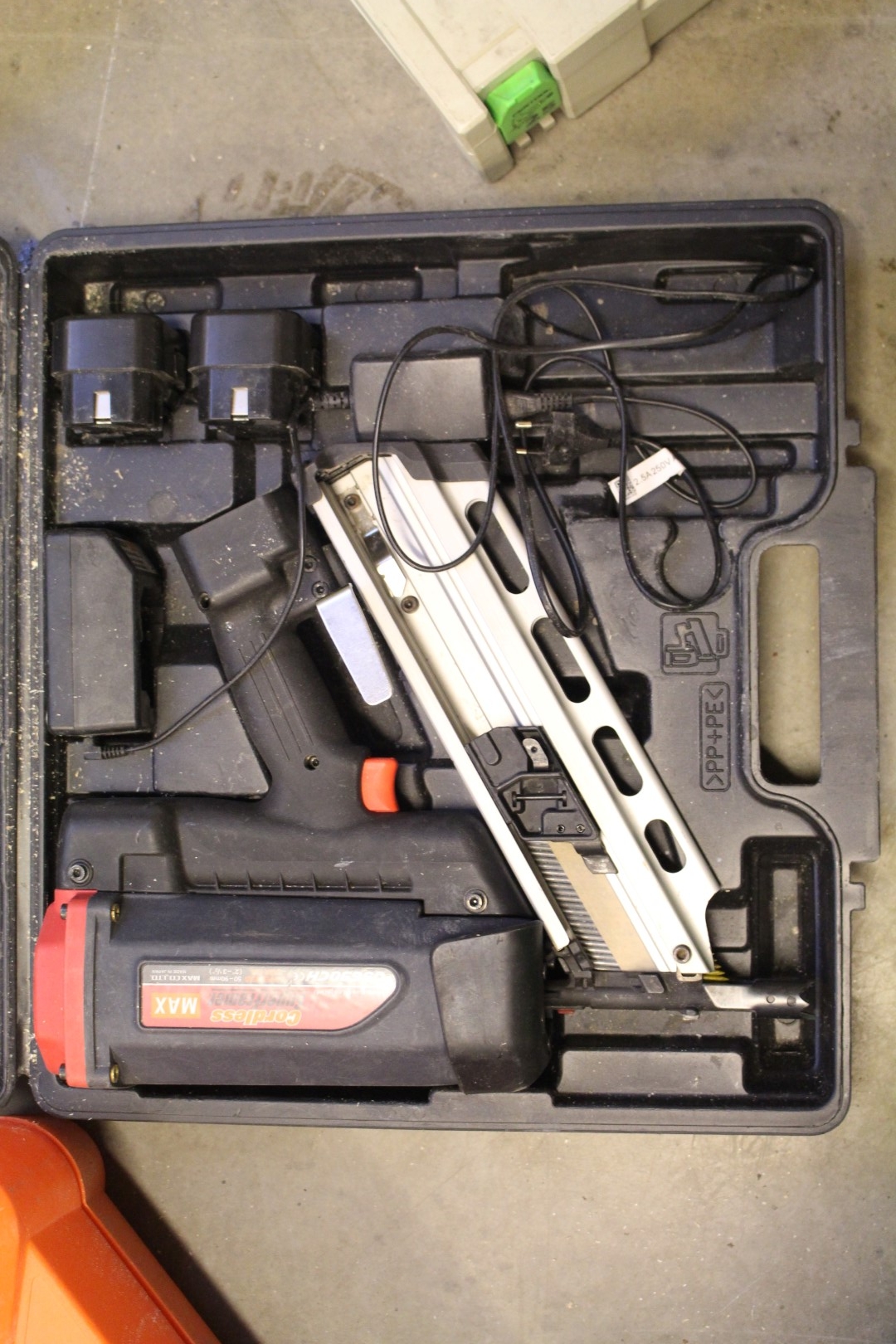 Spike gun Max, GS690CH - PS Auction - We value the future - Largest in ...