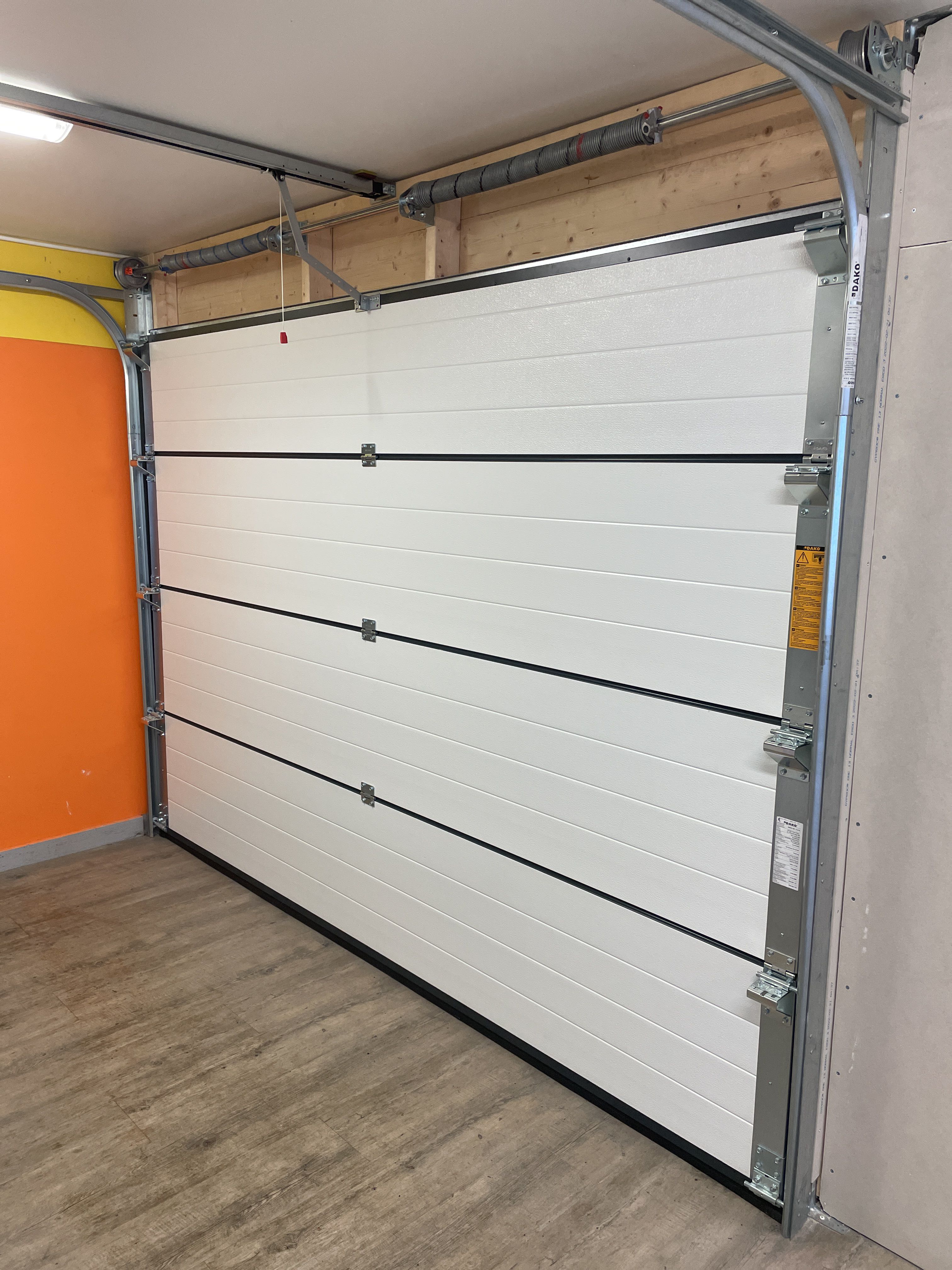 Demo garage door - PS Auction - We value the future - Largest in net ...