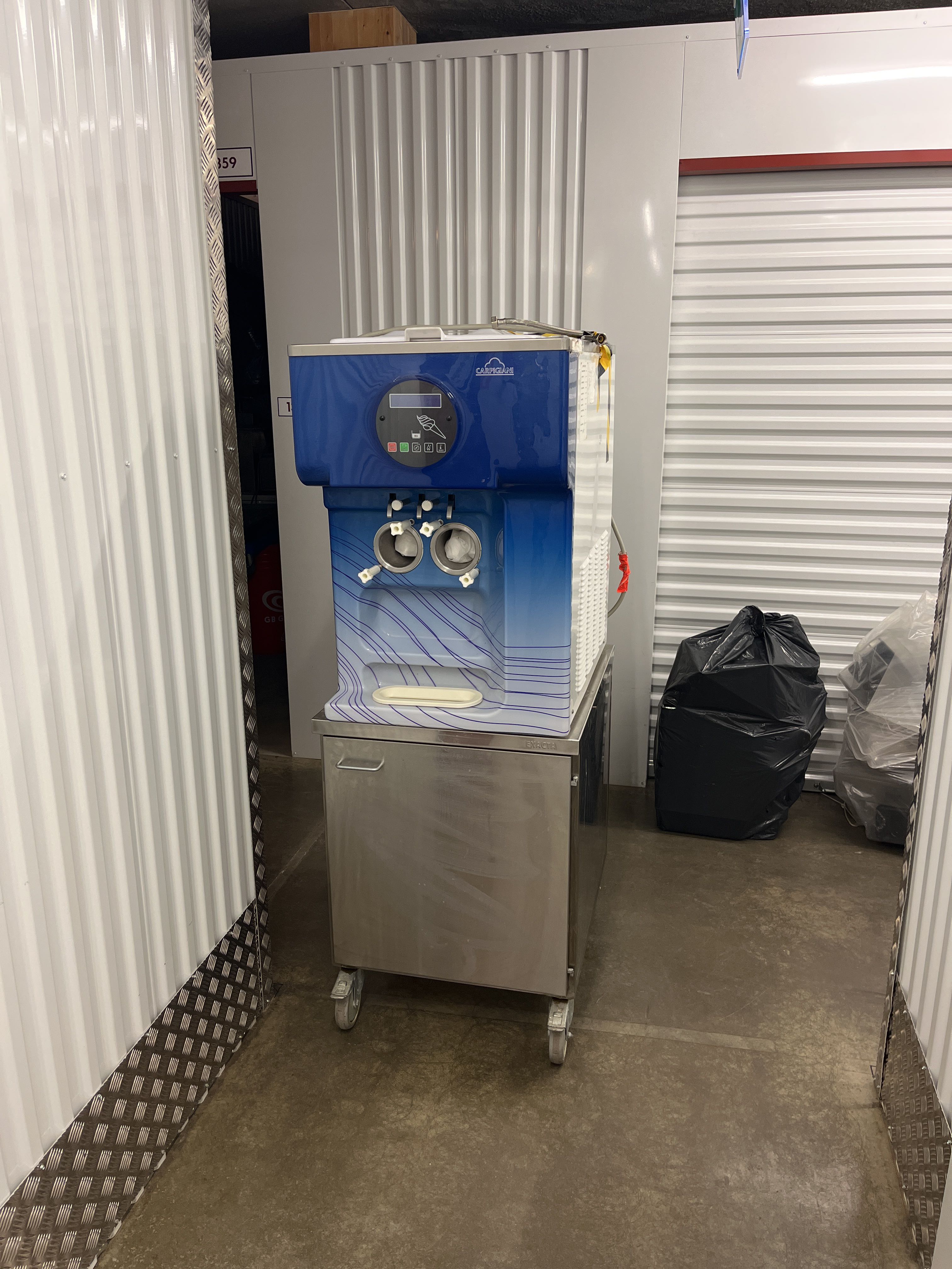 Glassmaskin Carpigiani 193 BAR-AV två smaker - Auktioner online ...