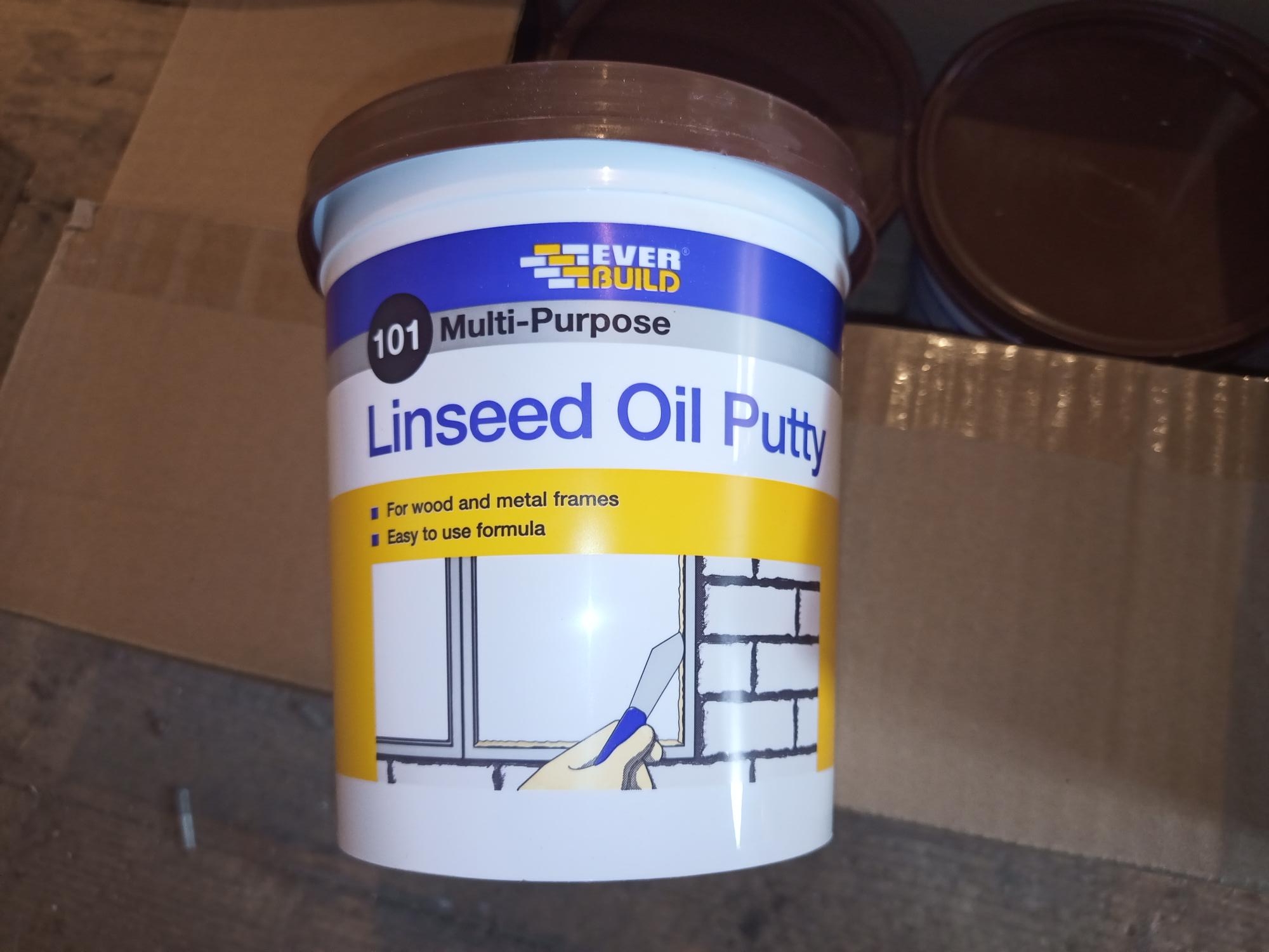 Brown linseed oil putty, 6x2kg cans in a box - PS Auction - We value ...