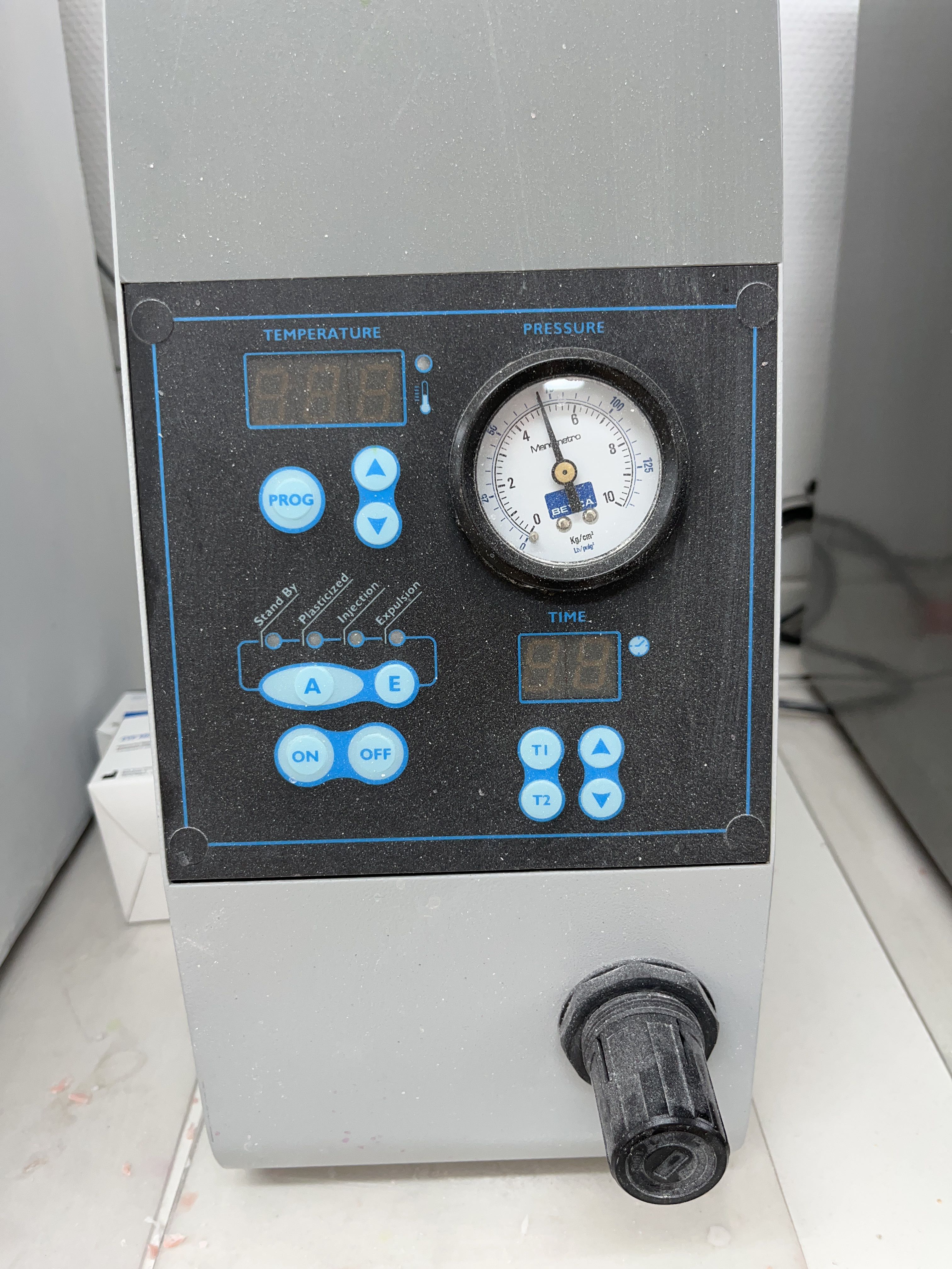Injection unit, Deflex Injection System MAD 1400 - PS Auction - We ...