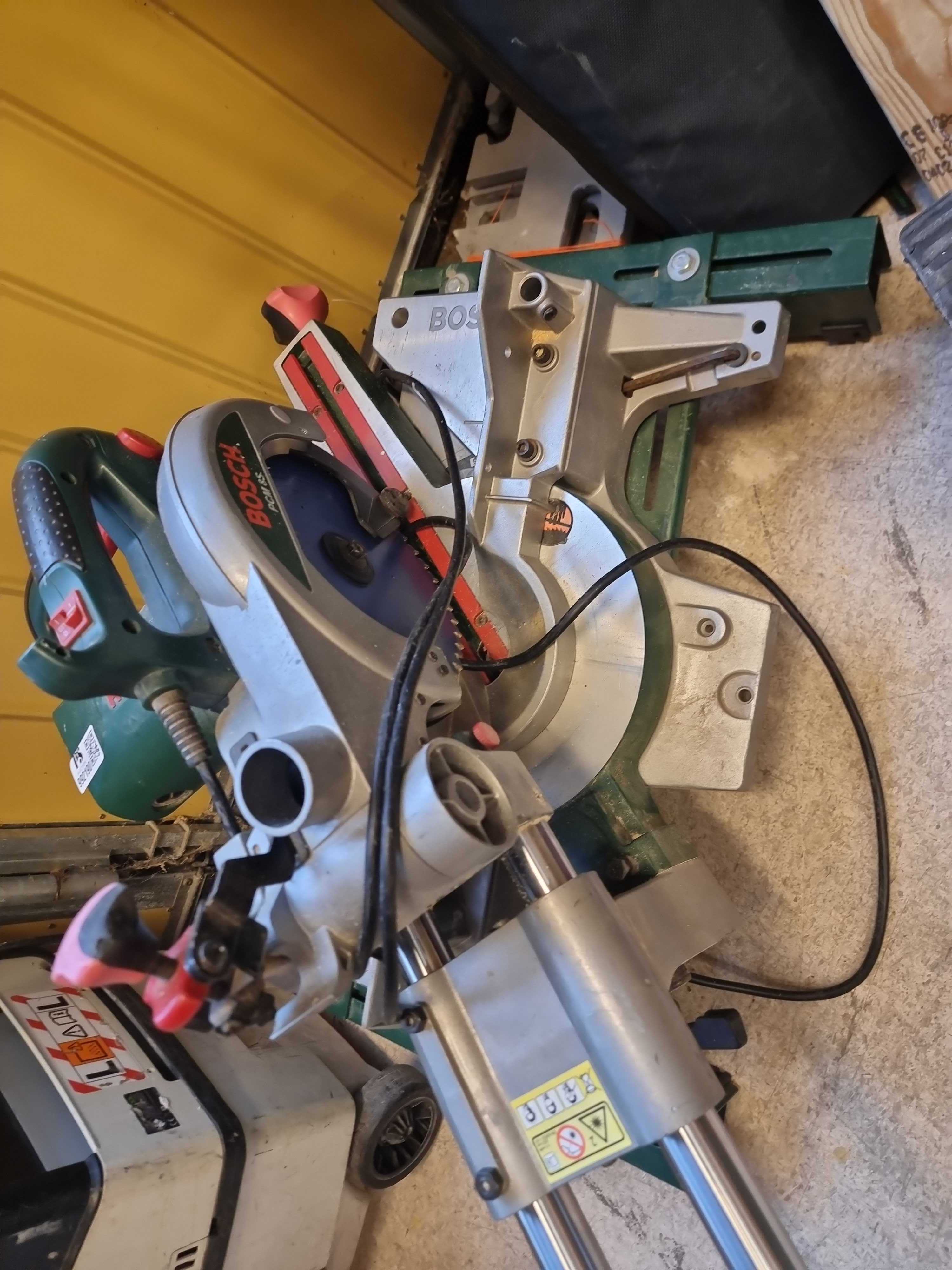 Bosch hack and miter saw - PS Auction - We value the future - Largest ...