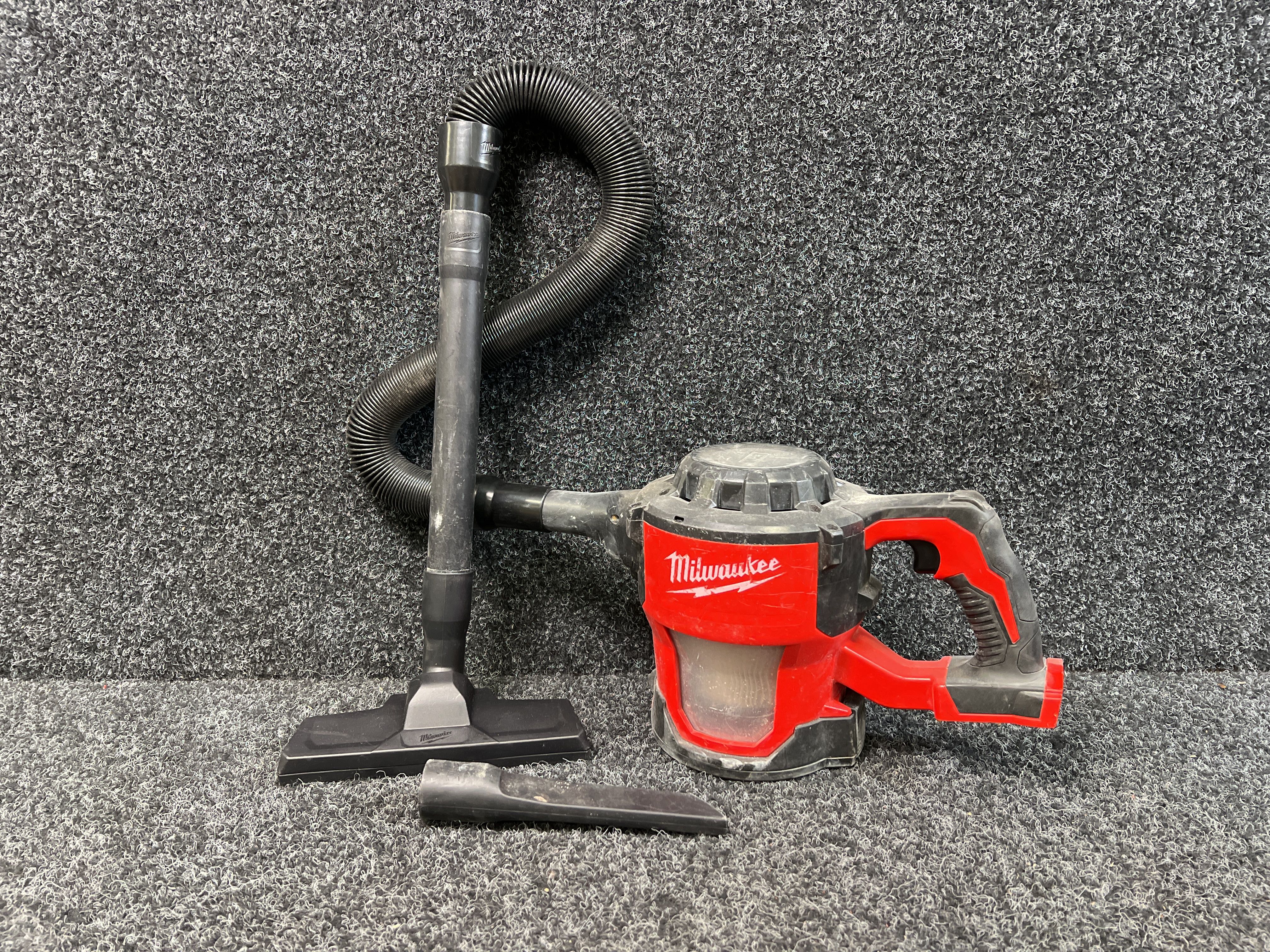 Handdammsugare Milwaukee M18 CV - Auktioner online - Nätauktioner ...