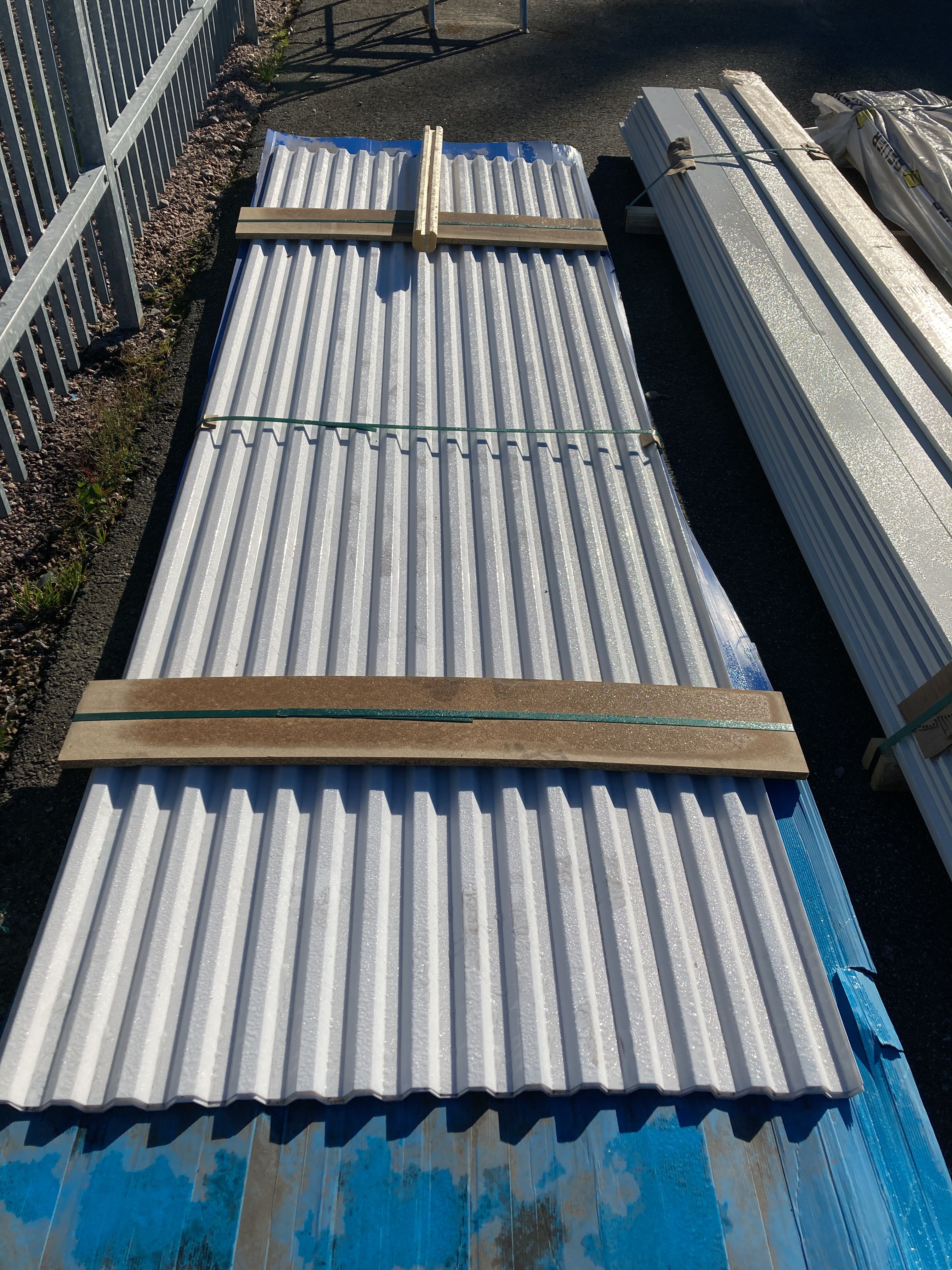 Roofing plastic, white painted lining and molded lid battens - PS ...