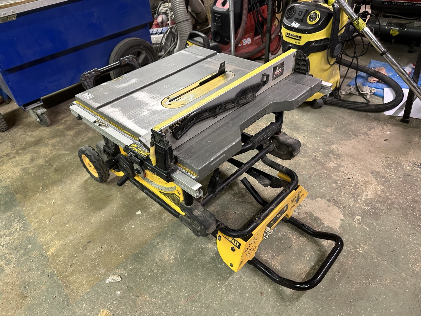 Table saw DeWalt DWE7491 with floor wheel stand - PS Auction - We value ...