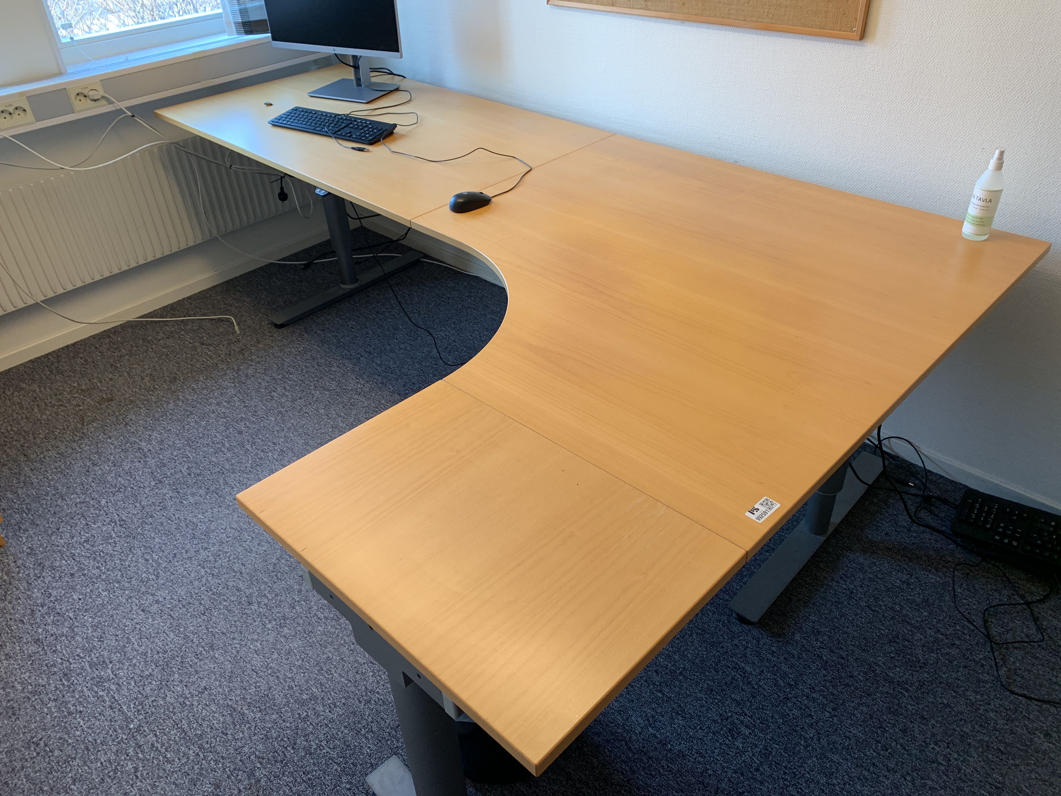 Office furniture: Electric raise/lower desk, computer monitor ...