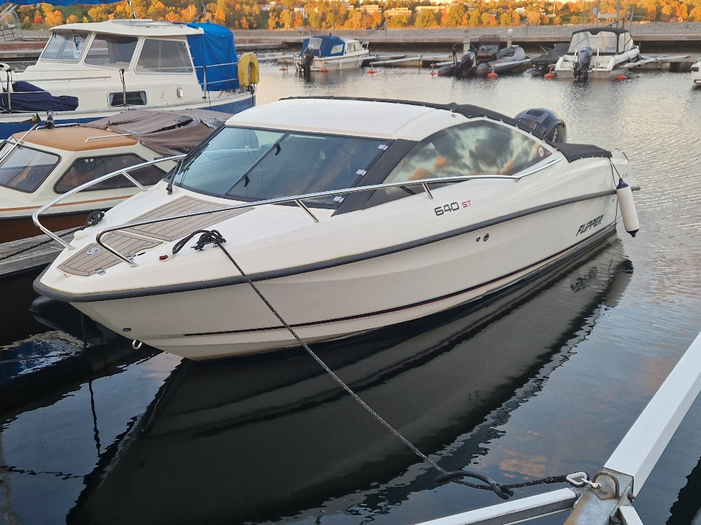Motorbåt FLIPPER 640 ST-2015 Gångtid: 380 timmar - Auktioner online ...