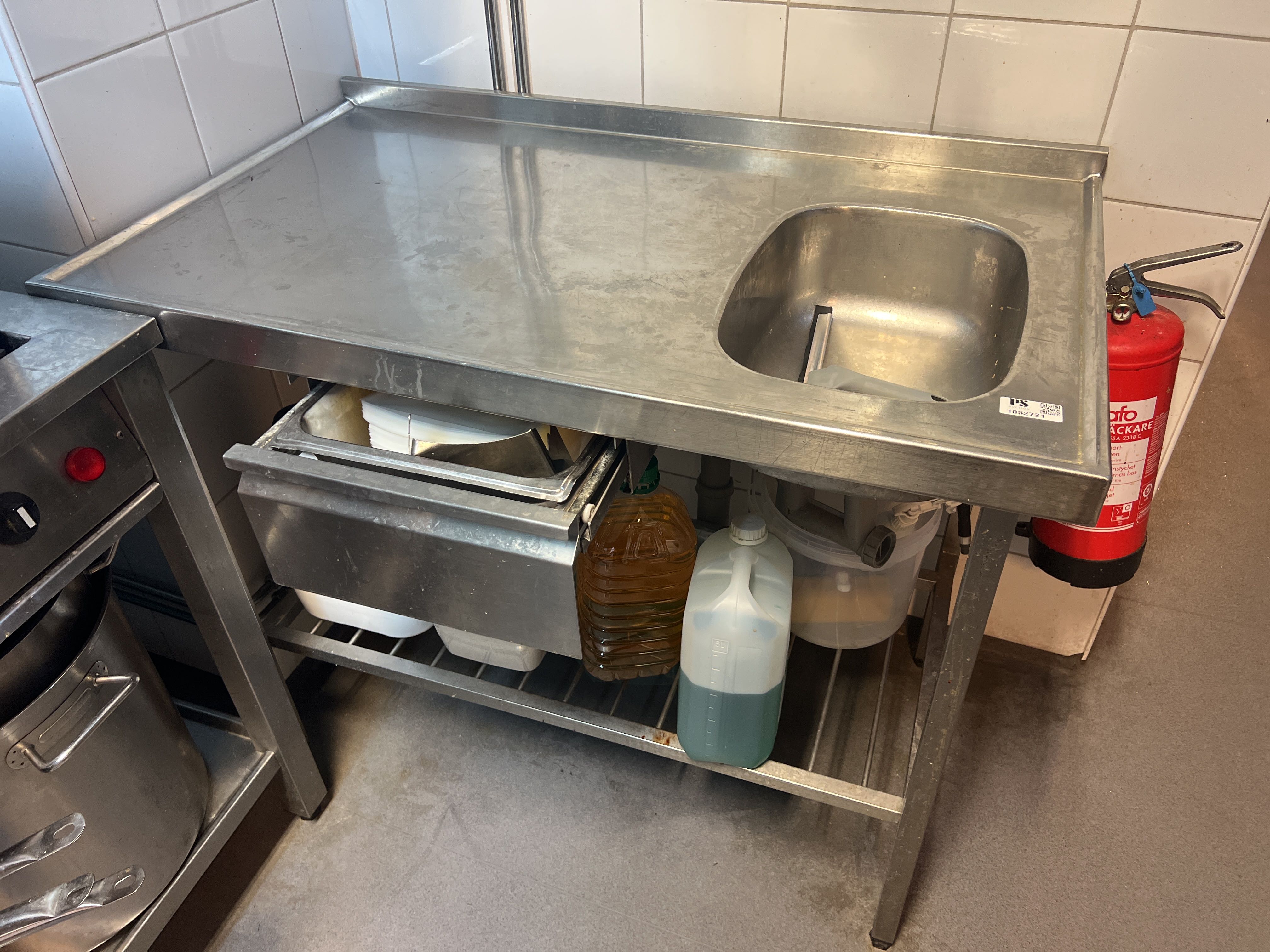 Stainless steel workbench with sink - PS Auction - We value the future ...