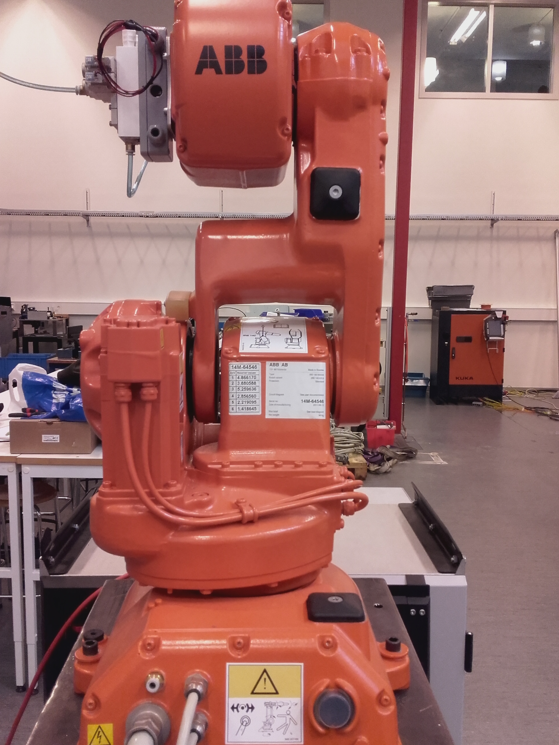 Robot ABB Irb 140 - Nätauktioner & Konkursauktioner | Fynda Online | PS ...