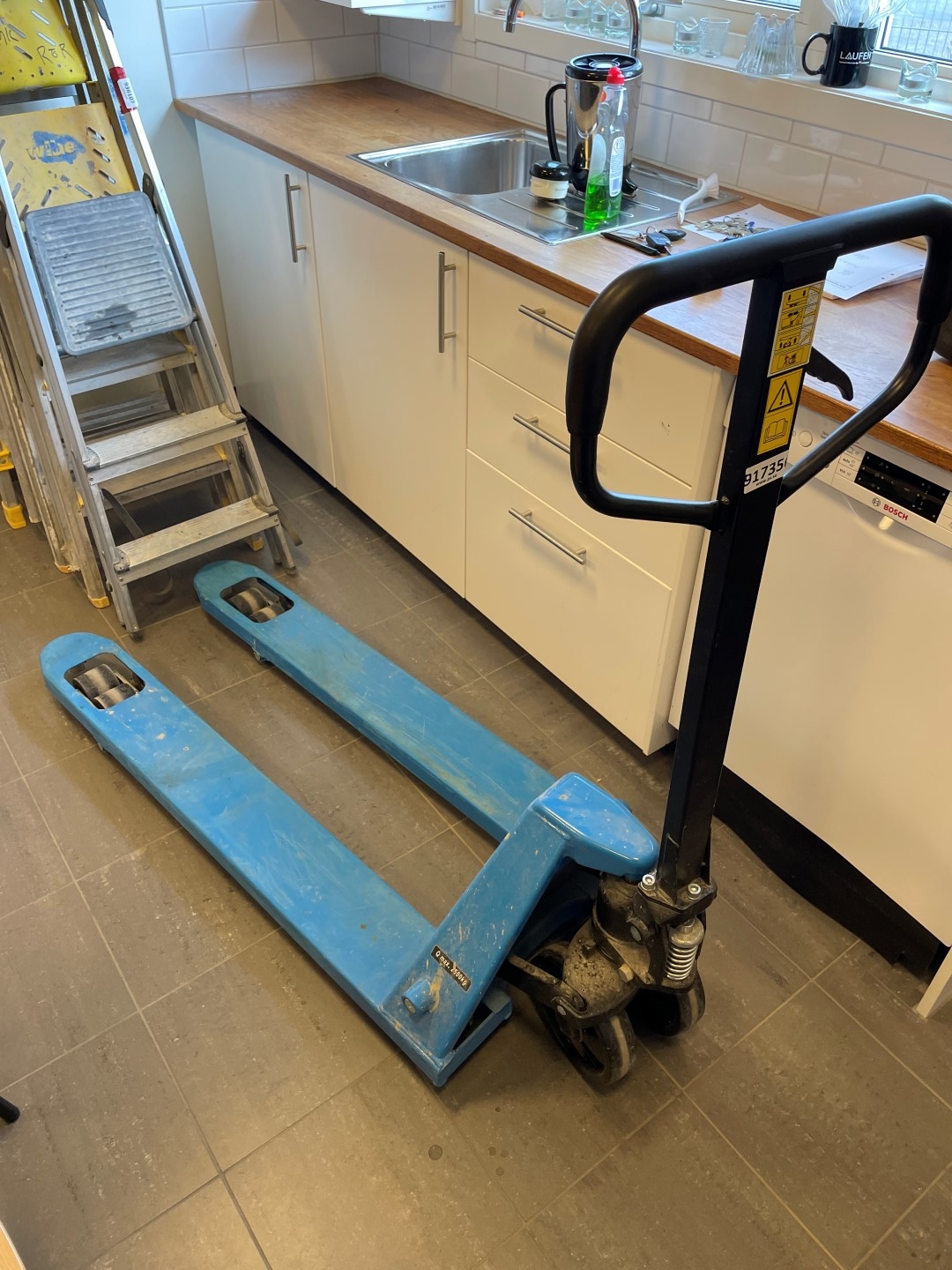 Pallyftare 2.5ton - Auktioner online - Nätauktioner & Konkursauktioner ...