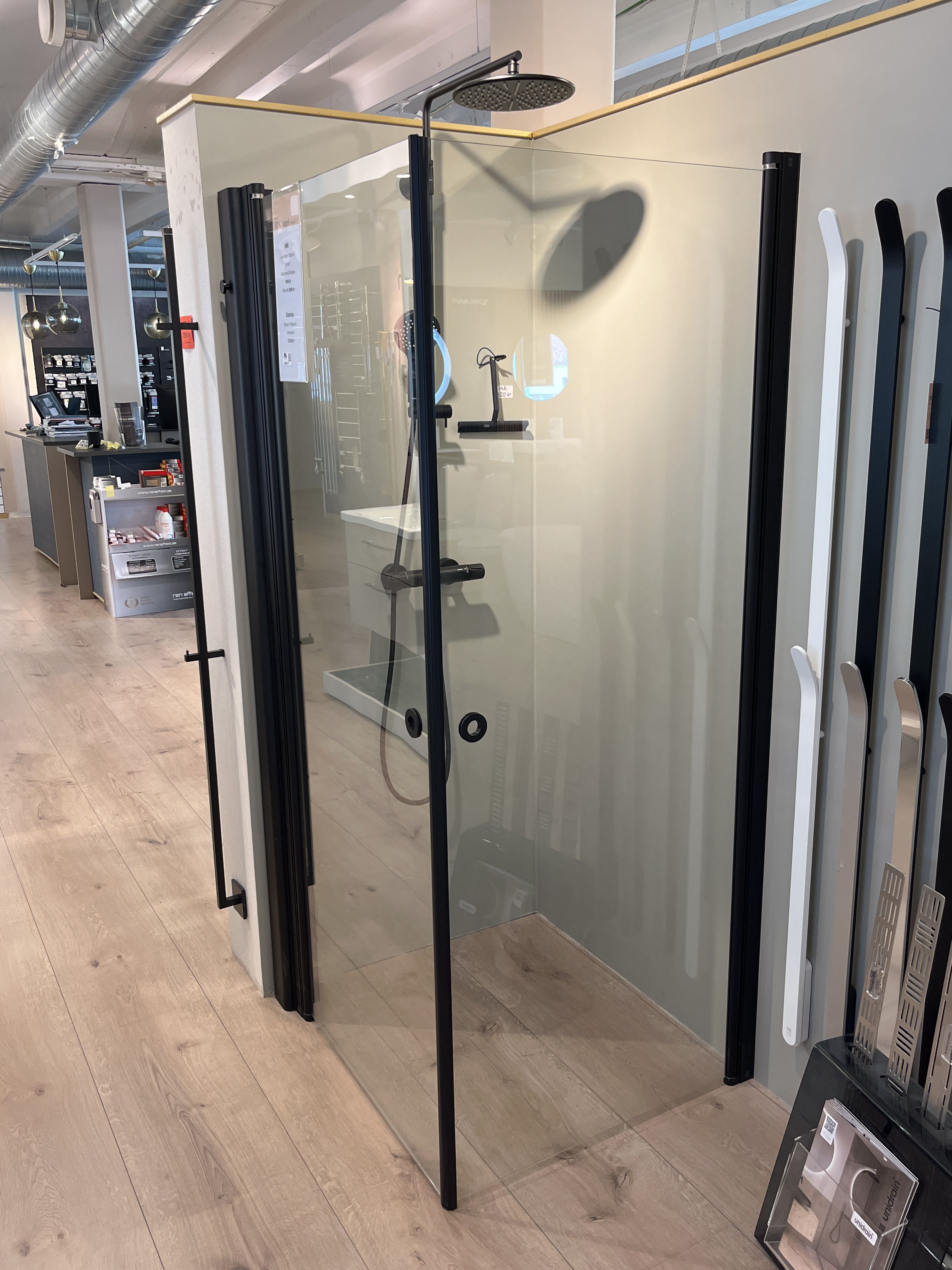 Duschkabin & takdusch (INR & Damixa) - Auktioner online - Nätauktioner & Konkursauktioner | PS ...