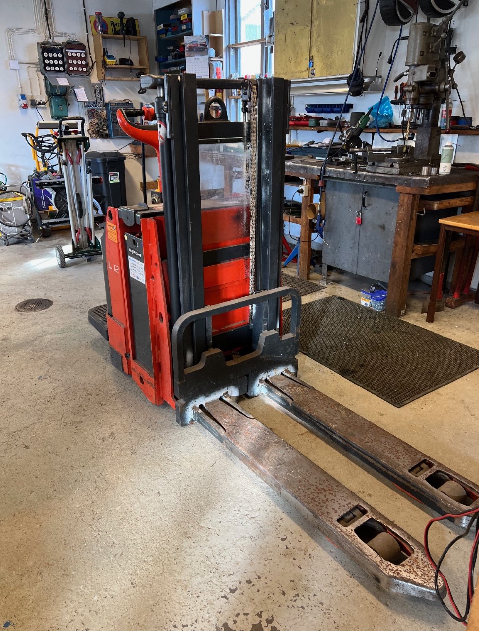 El stapeltruck Linde L12LP 2006 - Auktioner online - Nätauktioner ...