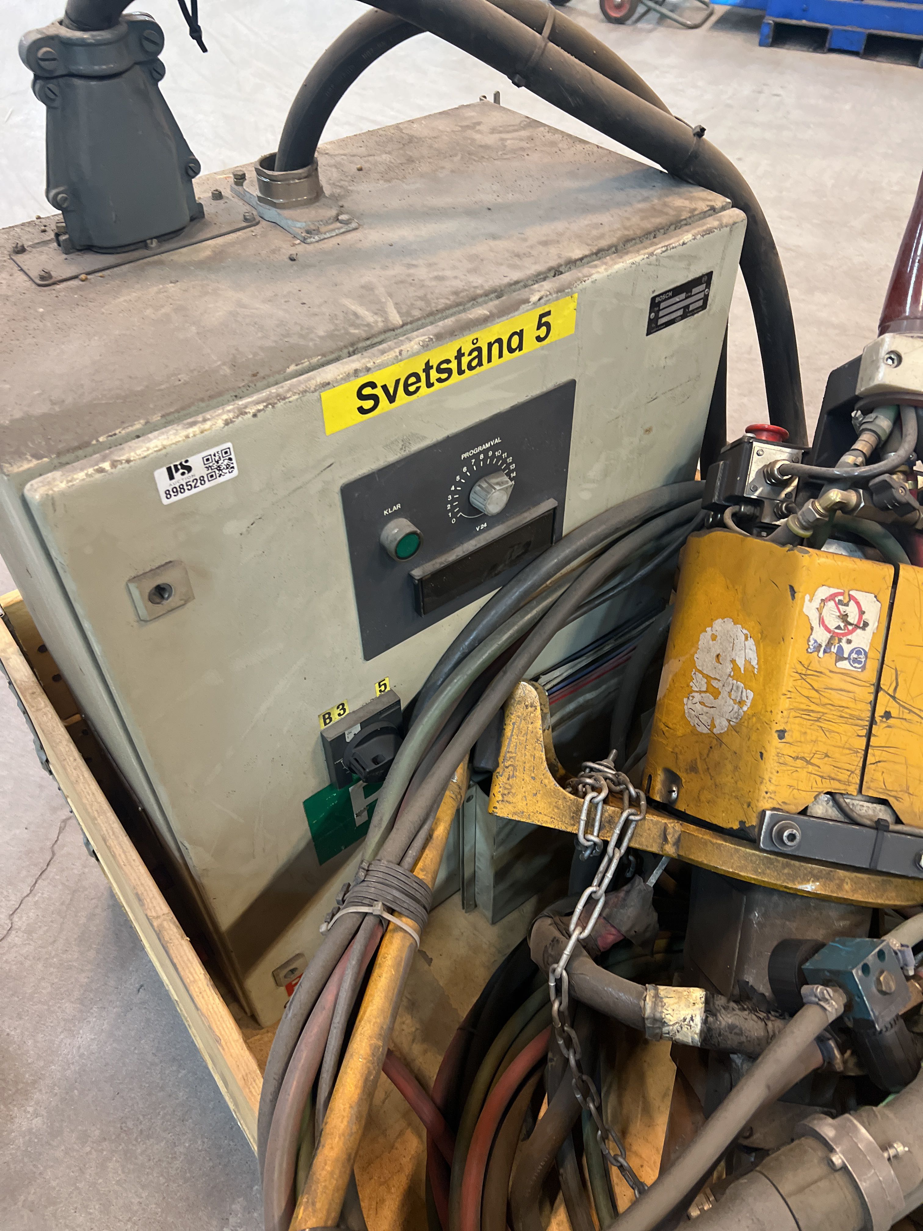 ARO 72500 spot welder & balance block - PS Auction - We value the ...