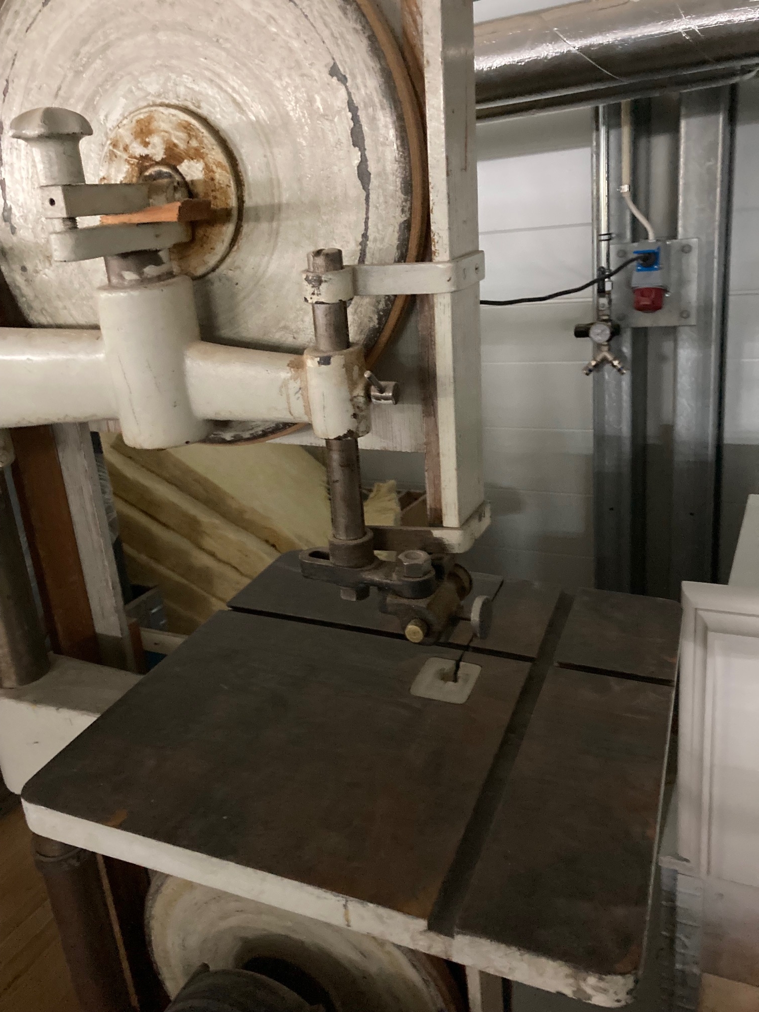 Band saw Lindås Foundry - PS Auction - We value the future - Largest in ...