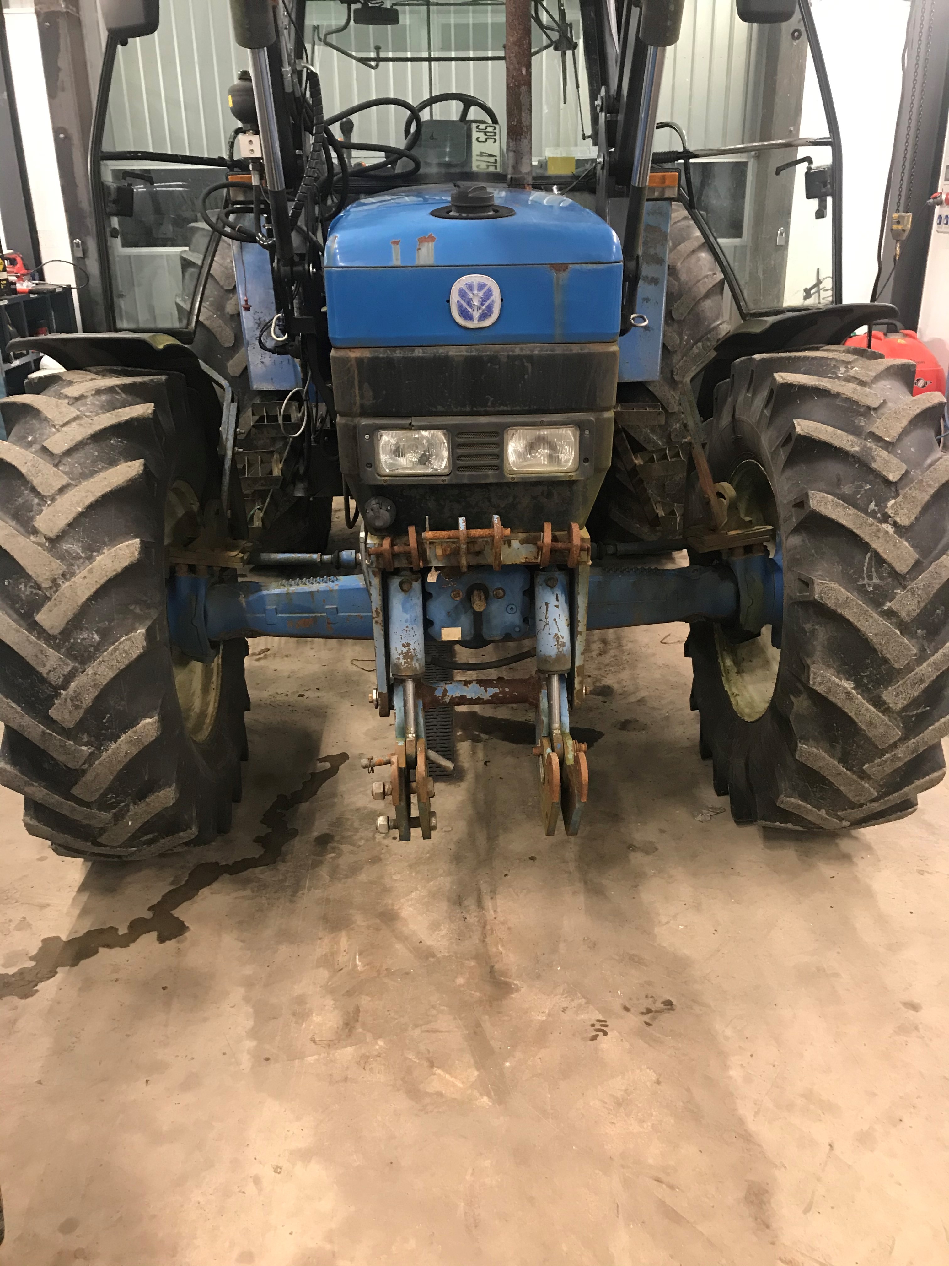 Ford 8240 tractor - 93 - PS Auction - We value the future - Largest in ...