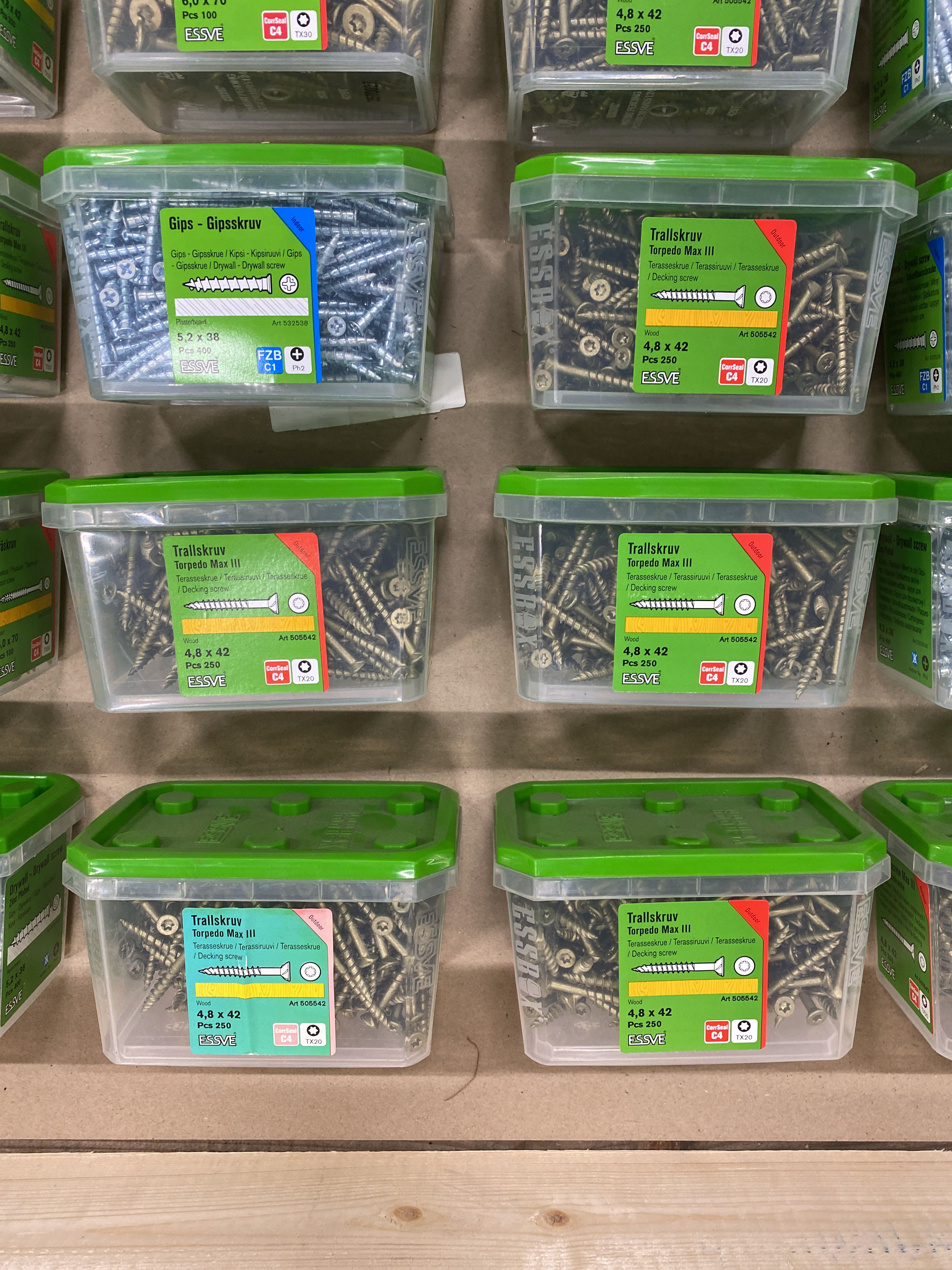 Essve Screw assortment - PS Auction - We value the future - Largest in ...