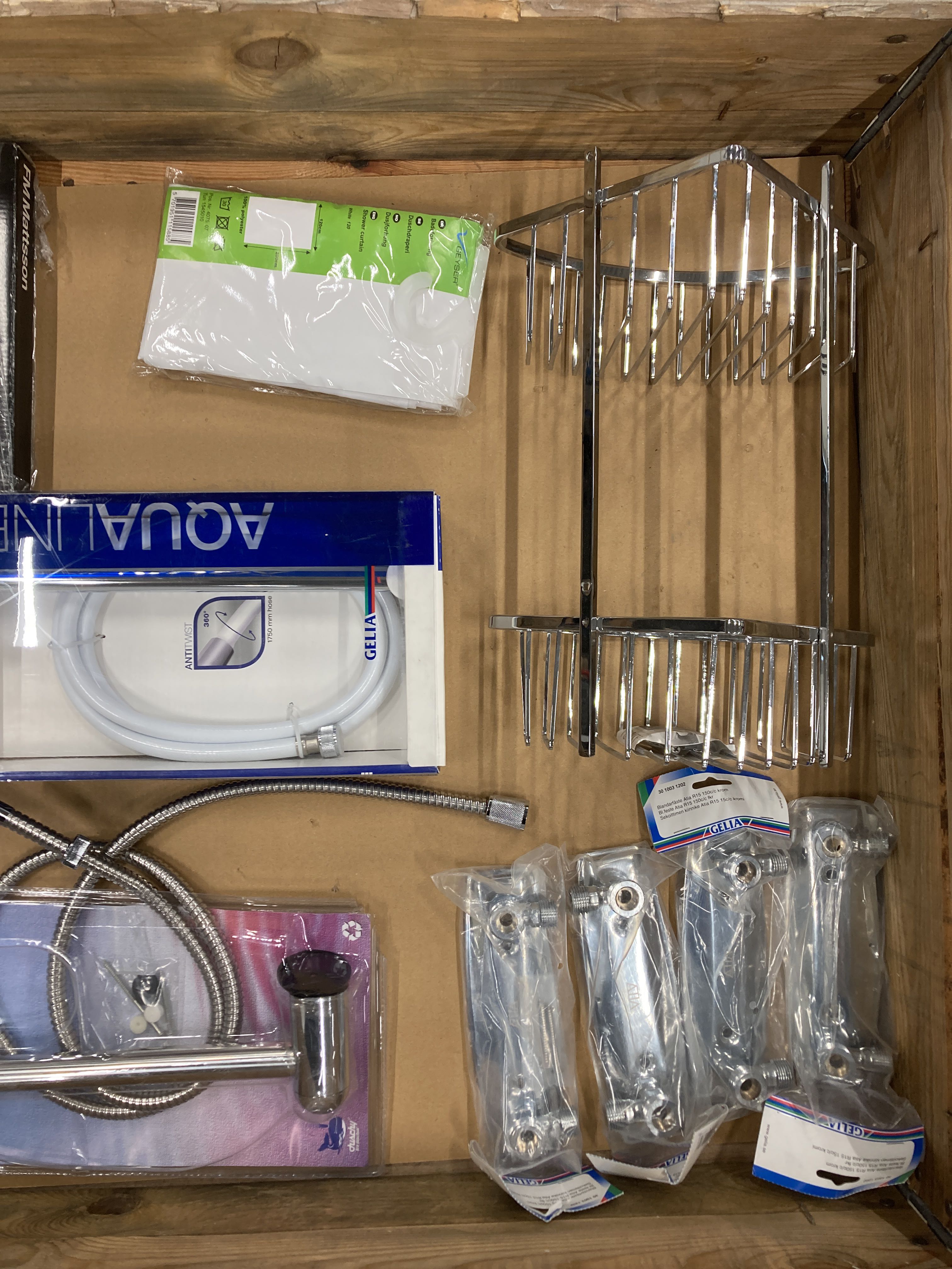 Assortment of bathroom items (shower set and shower shelf etc) - PS ...