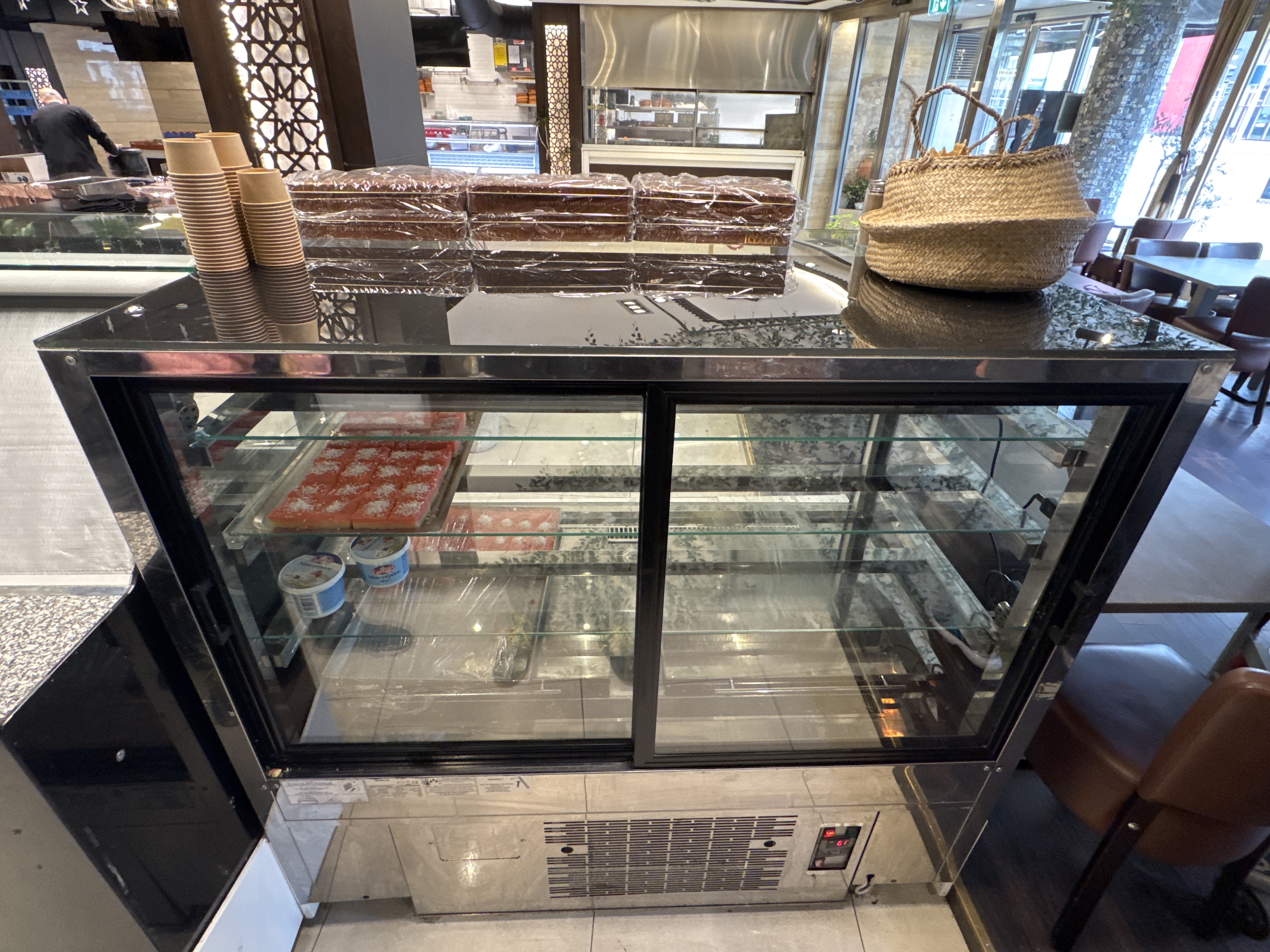 Exponeringskyl Bureca Pastry Counter C1 - Auktioner online ...
