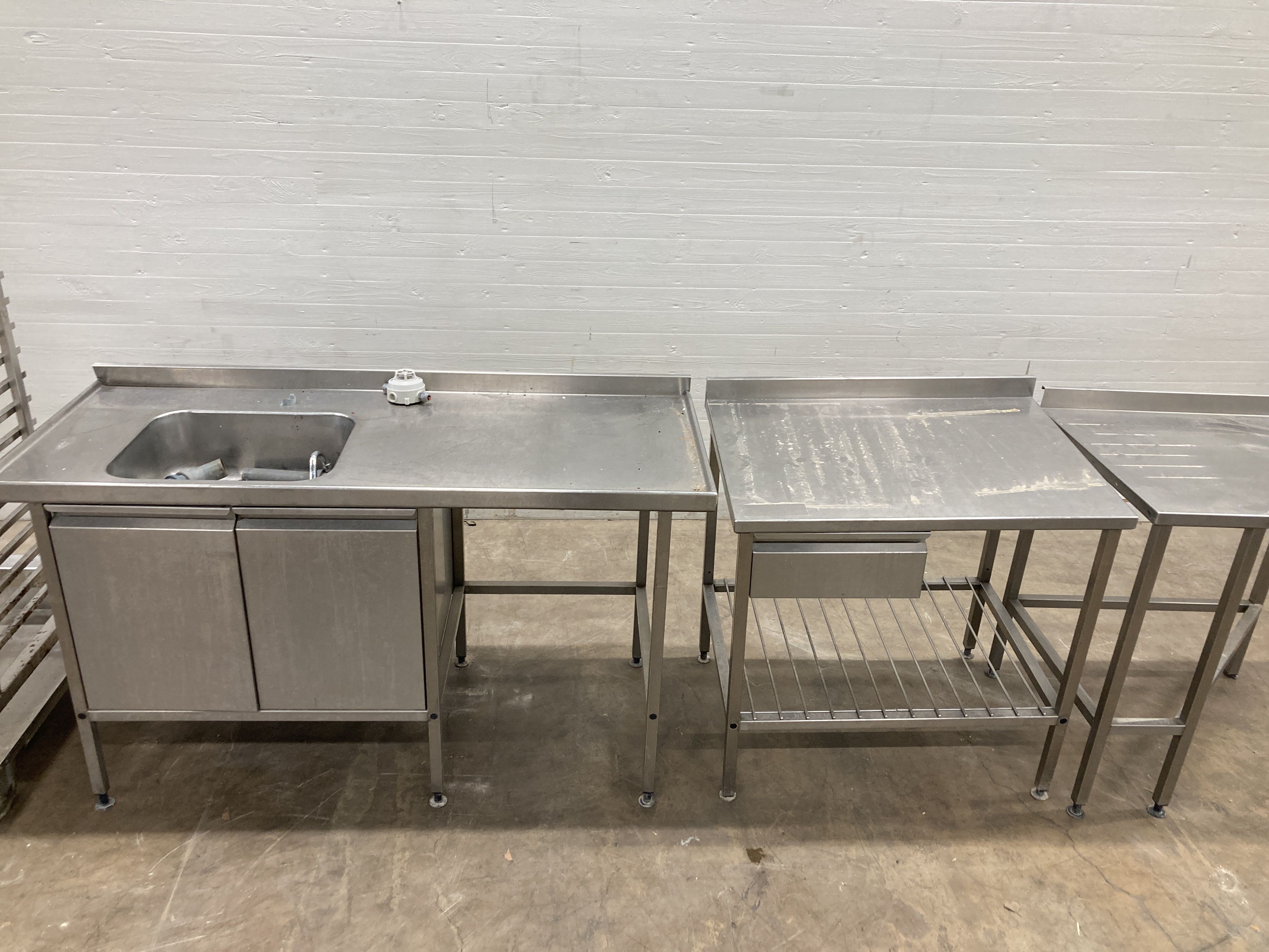 Rostfria köksbänkar och brickvagn - Auktioner online - Nätauktioner ...