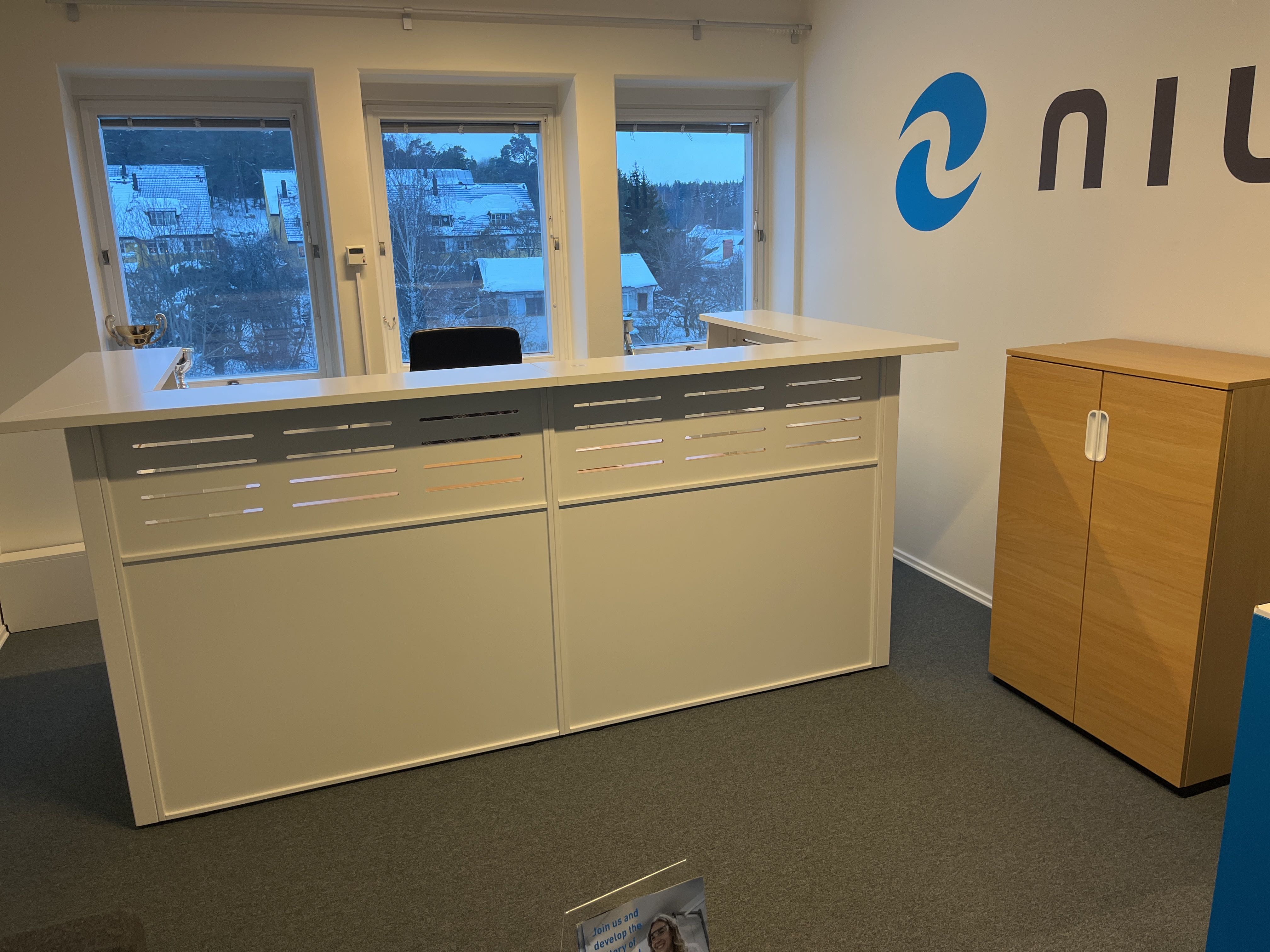 Receptionsdisk & Kontorsutrustning - Auktioner online - Nätauktioner ...