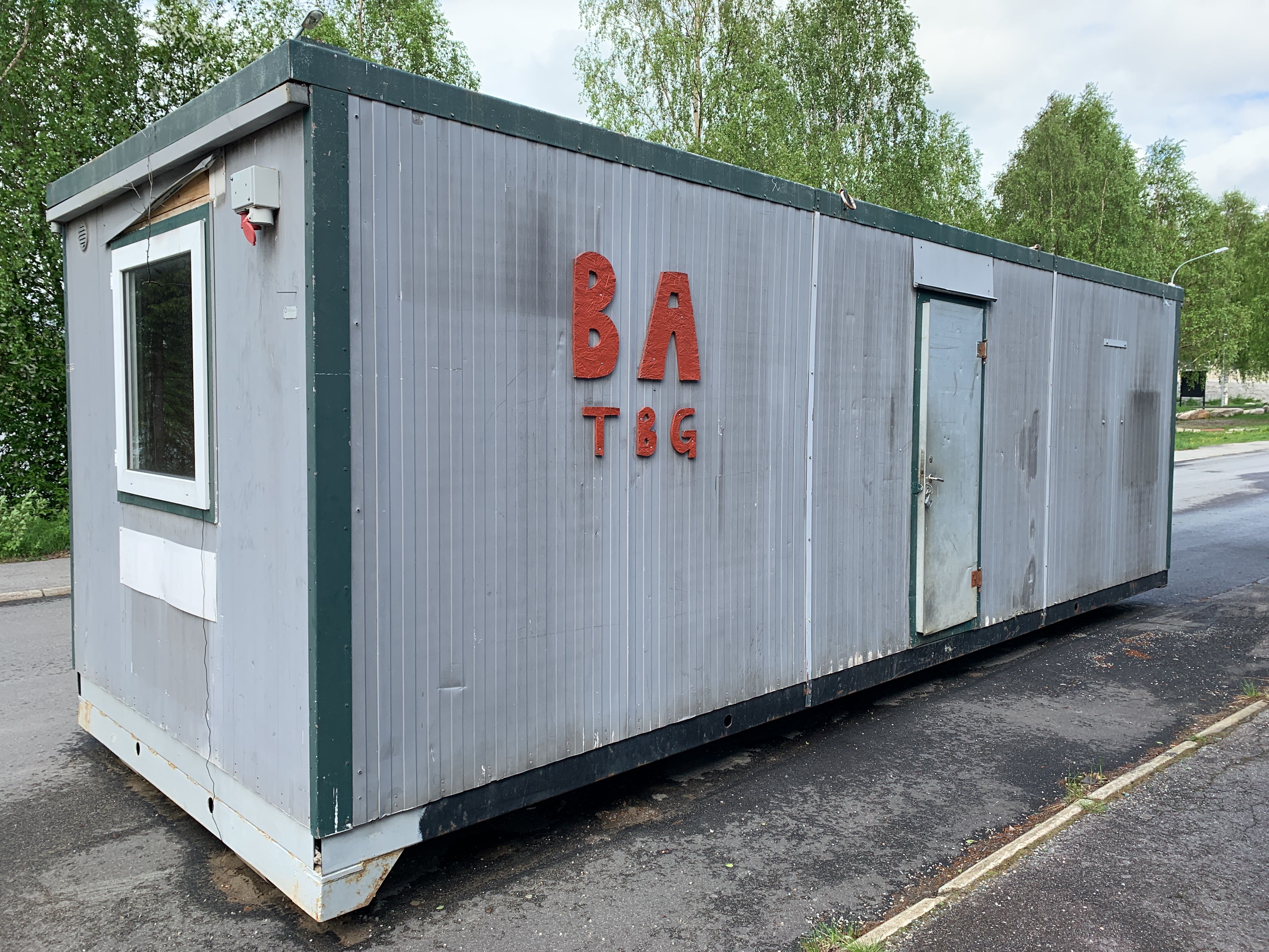 Construction shed on demountable frame - PS Auction - We value the ...