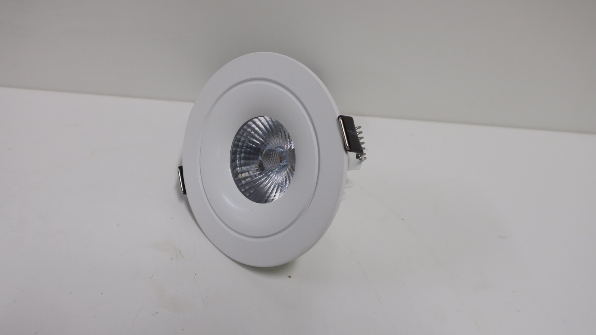 18st Zebra Downlight "Linz" 8W LED Fast Vit - PS Auction - We value the ...
