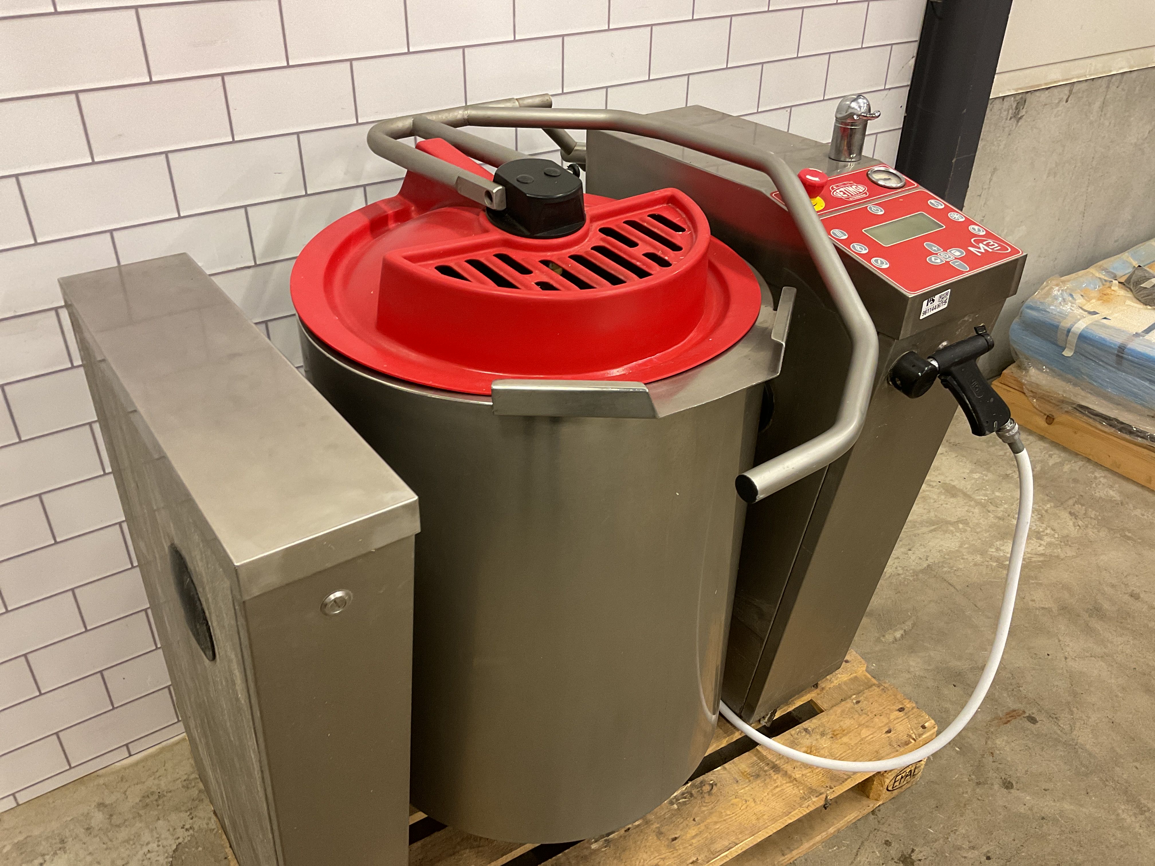 Boiling pot Getinge M3 with stirrer - PS Auction - We value the future ...
