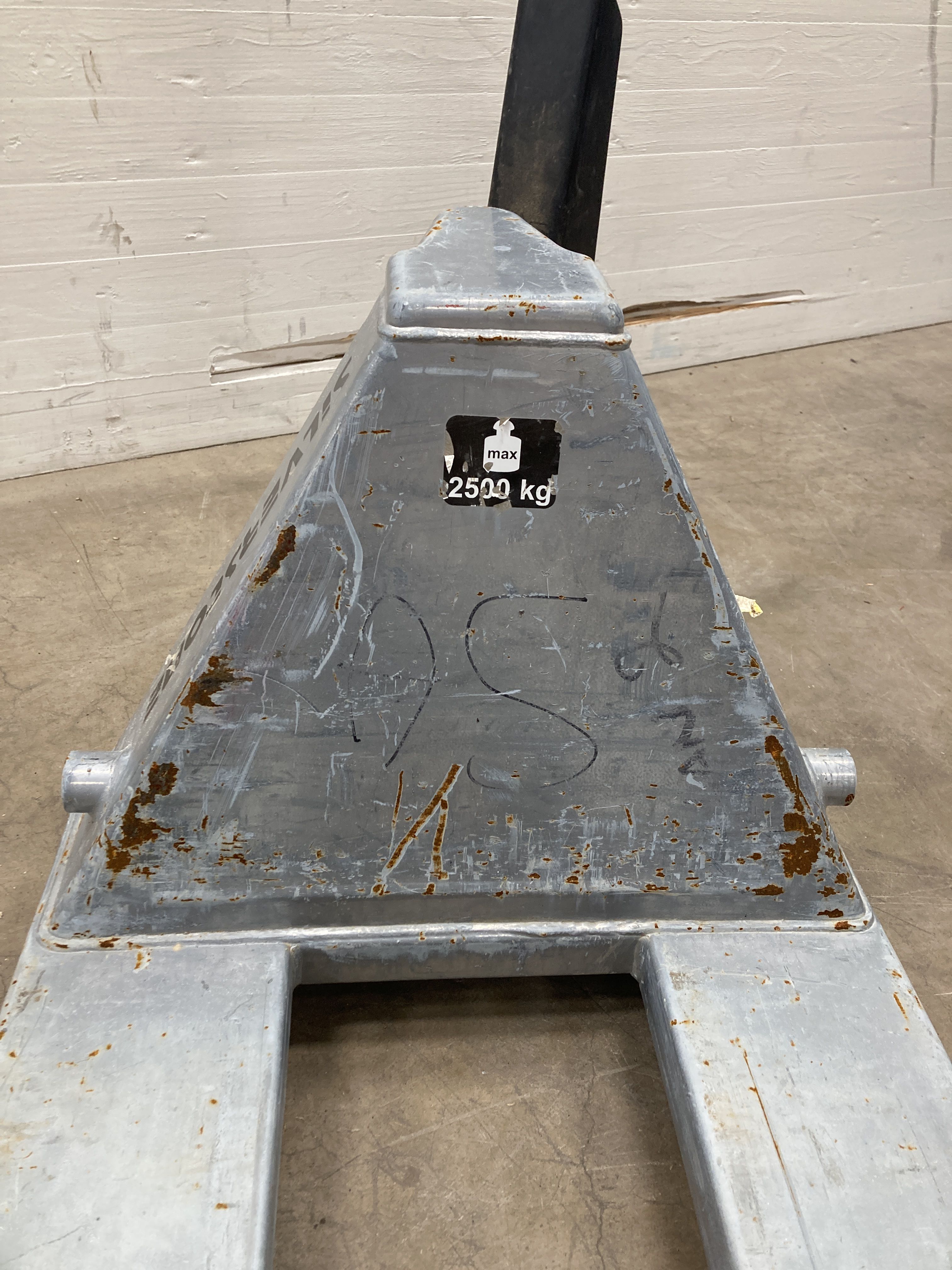 Pallyftare Silverstone 2500 kg - Auktioner online - Nätauktioner ...