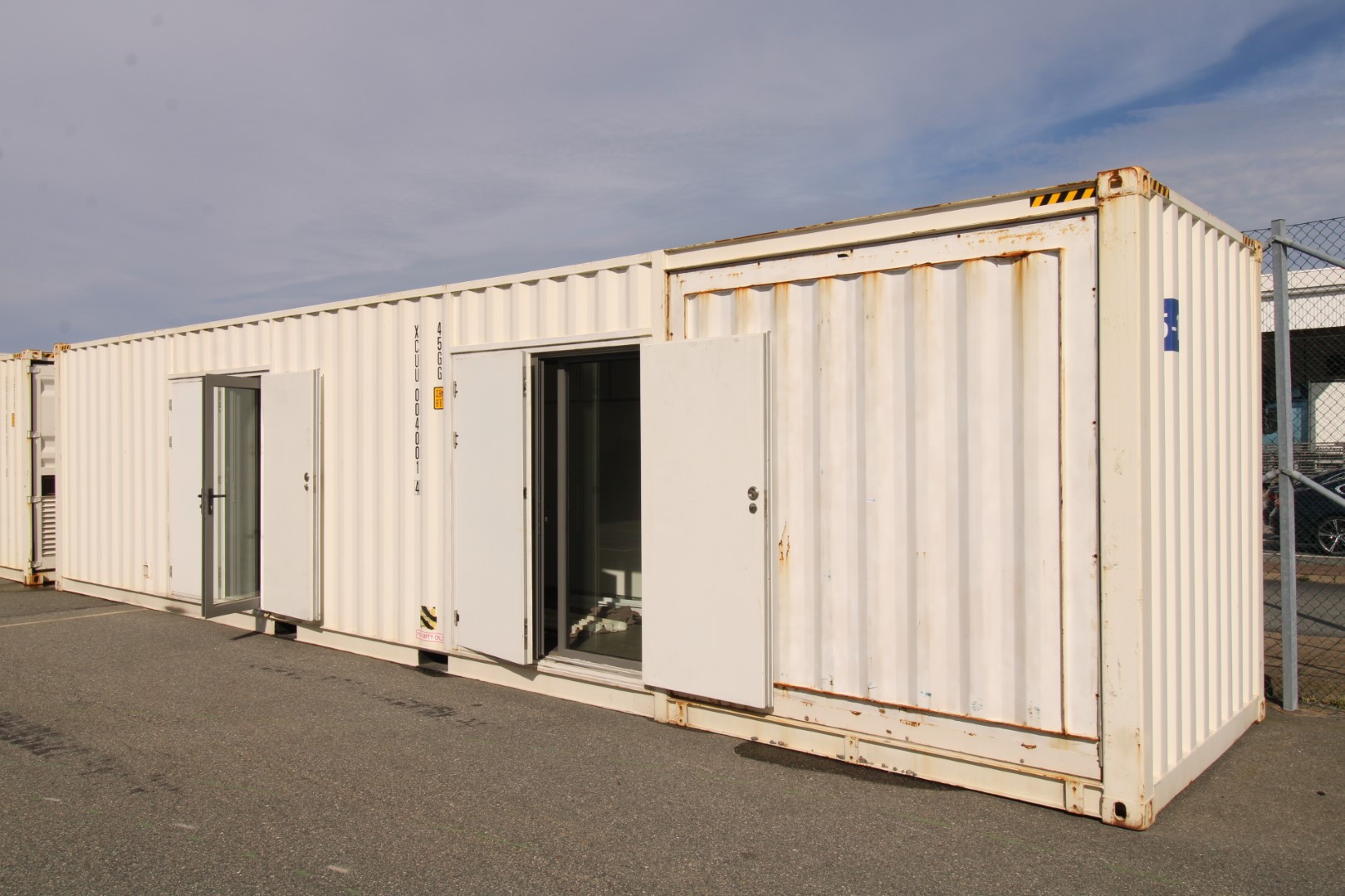 Insulated office container 40 "with extendable wall - PS Auction - We ...