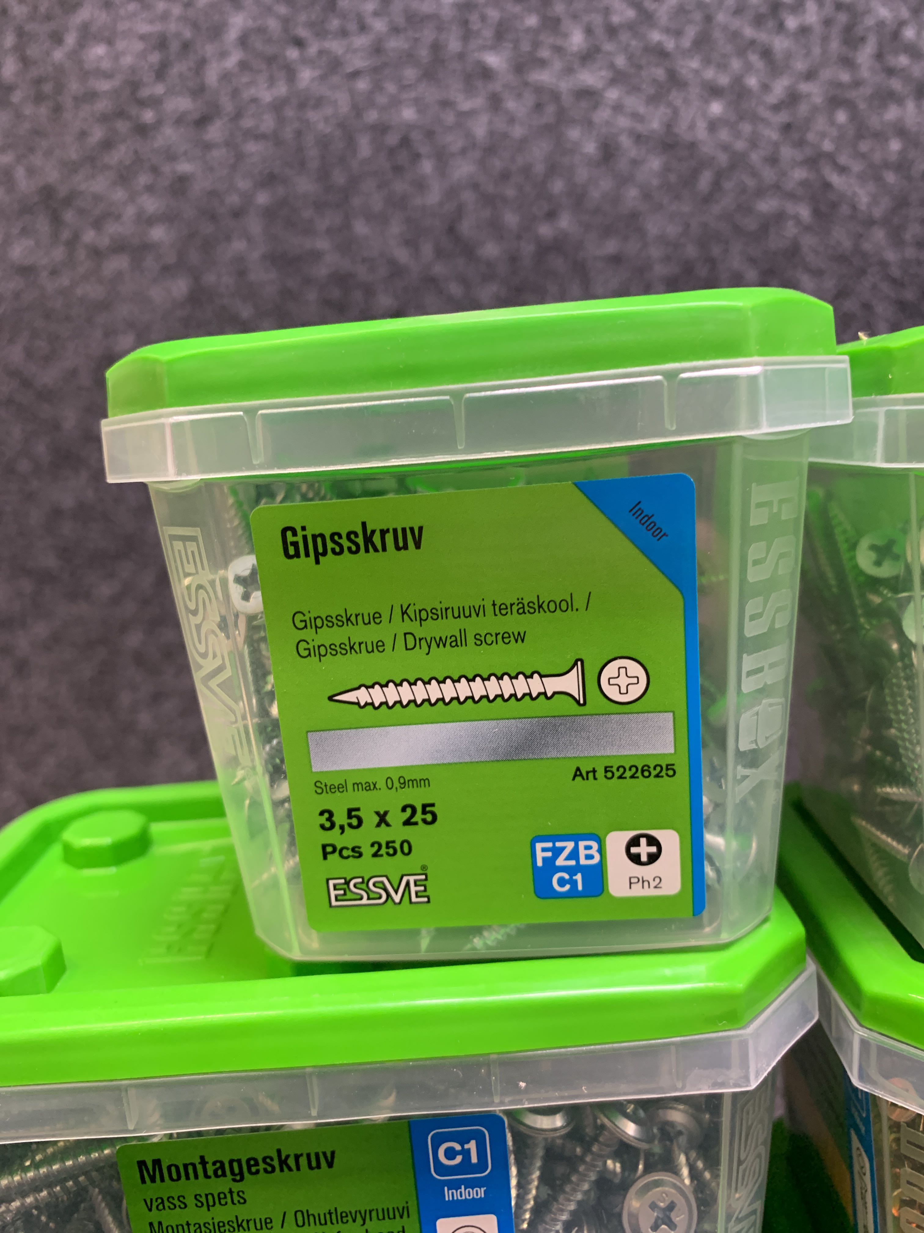 Sortiment med montageskruv, golvskruv, gipsskruv & list-sockelskruv ...