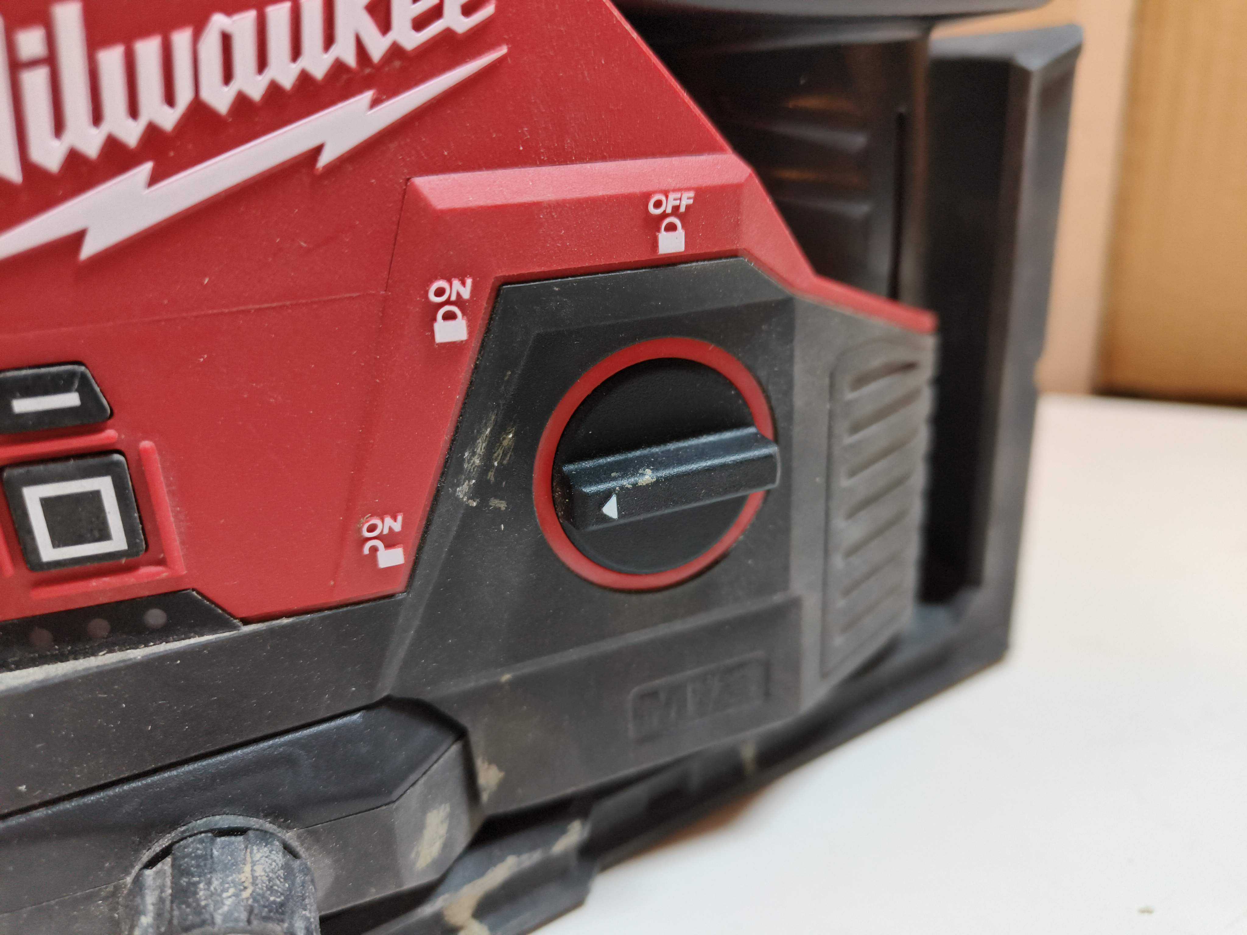 Korslaser Grön Milwaukee M12 3PL - Auktioner online - Nätauktioner ...