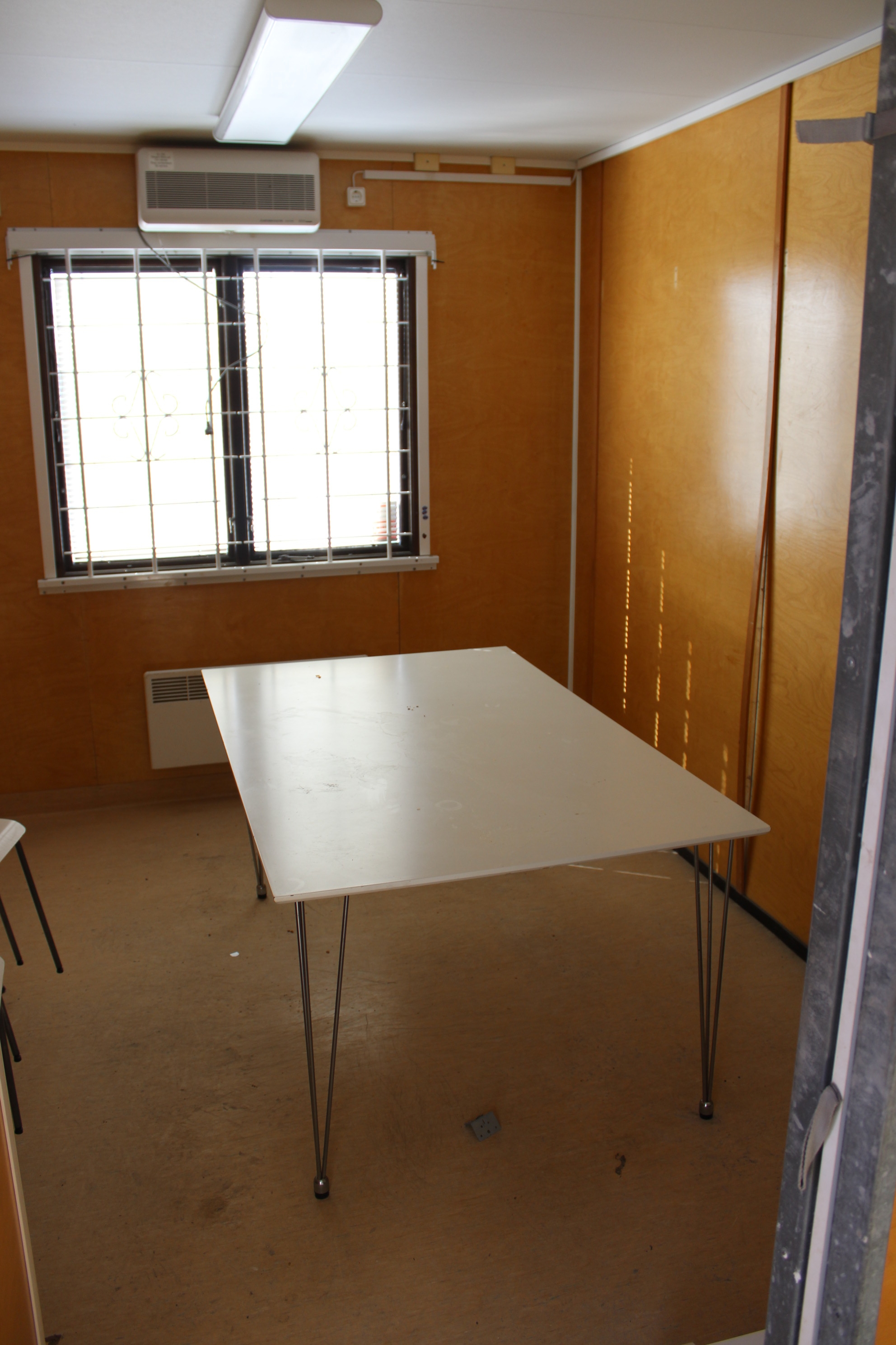 Work stall with content - PS Auction - We value the future - Largest in ...