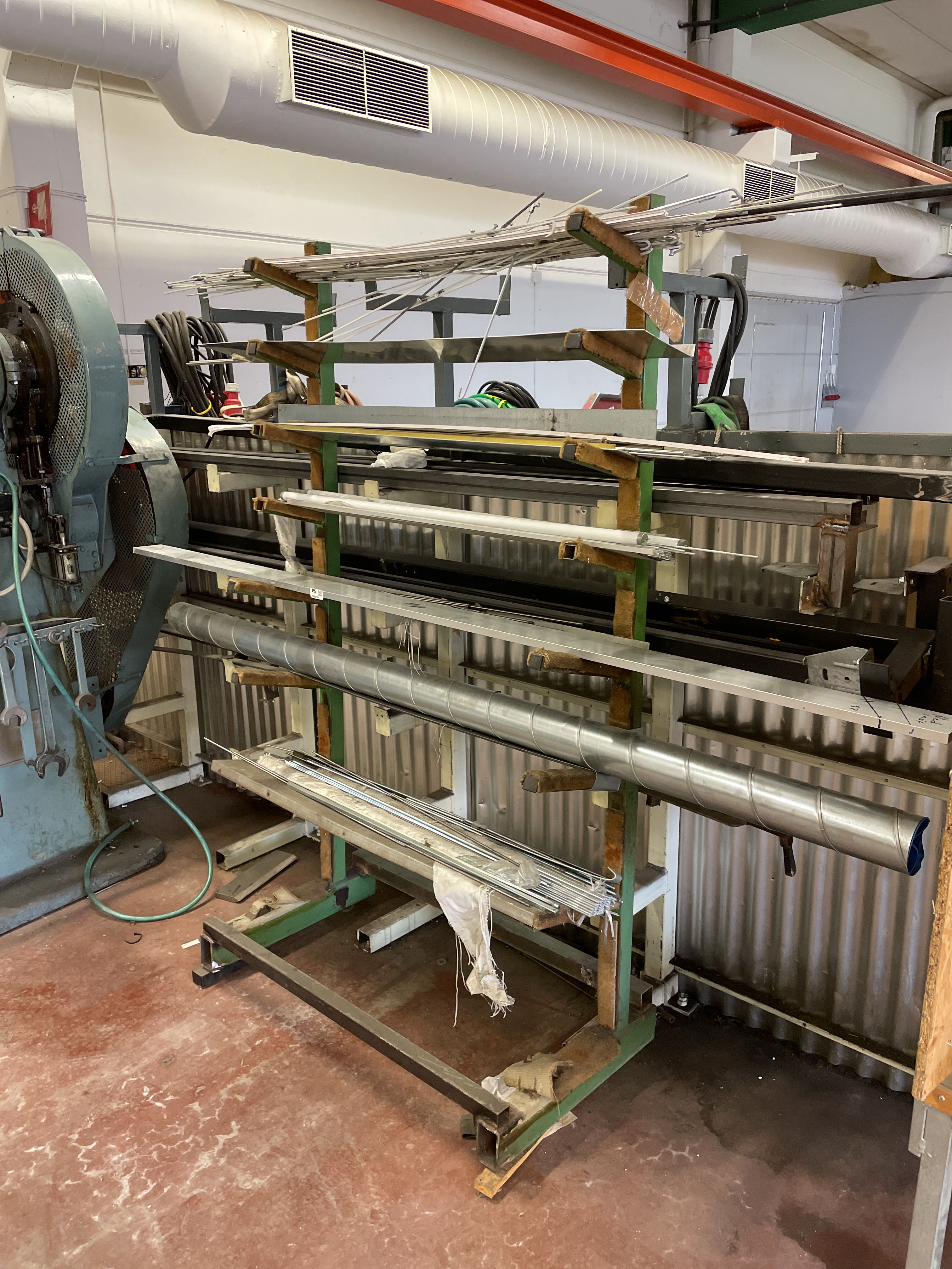 Branch rack with various sheets - PS Auction - We value the future ...