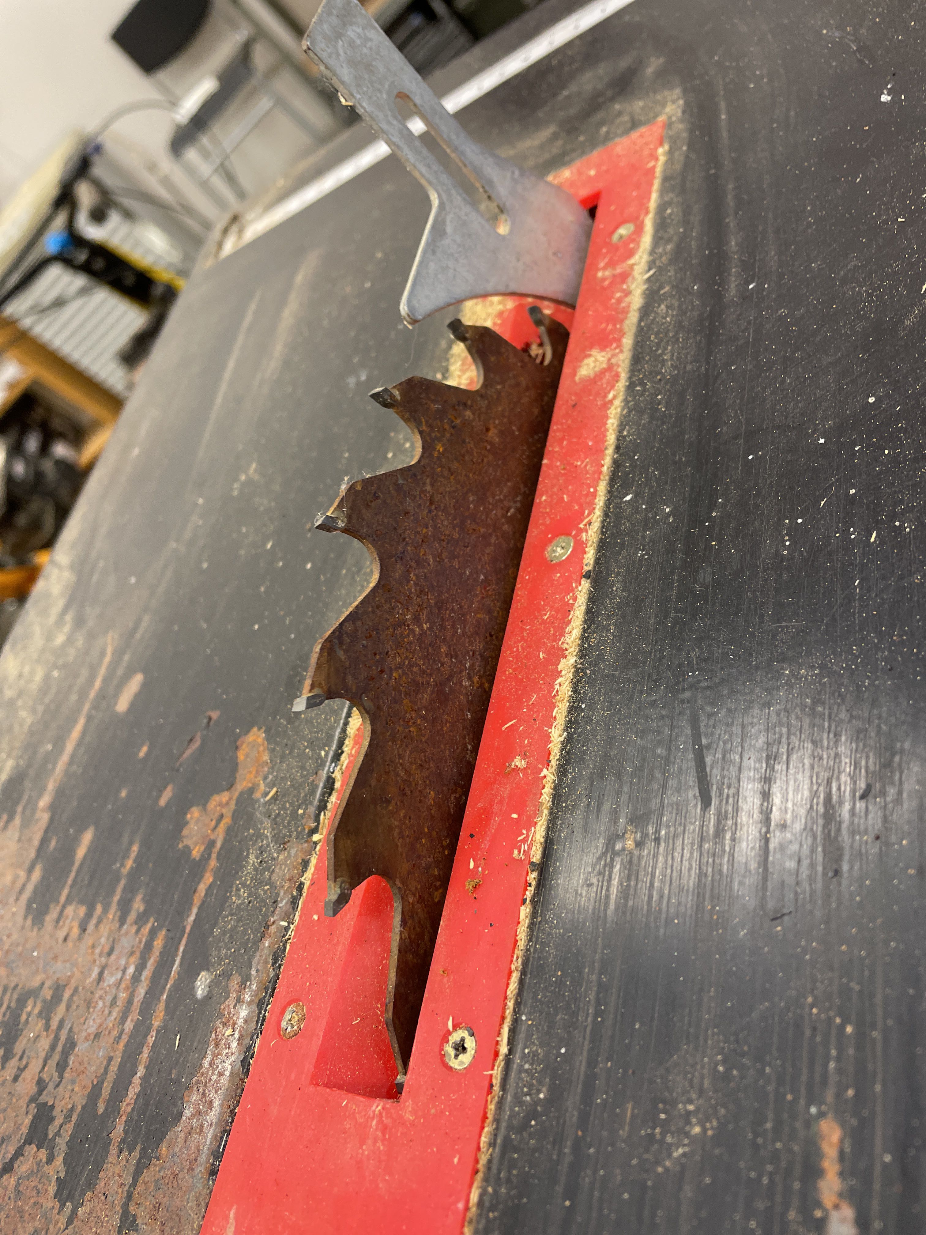 Cut/Split saw on older wooden stand - PS Auction - We value the future ...