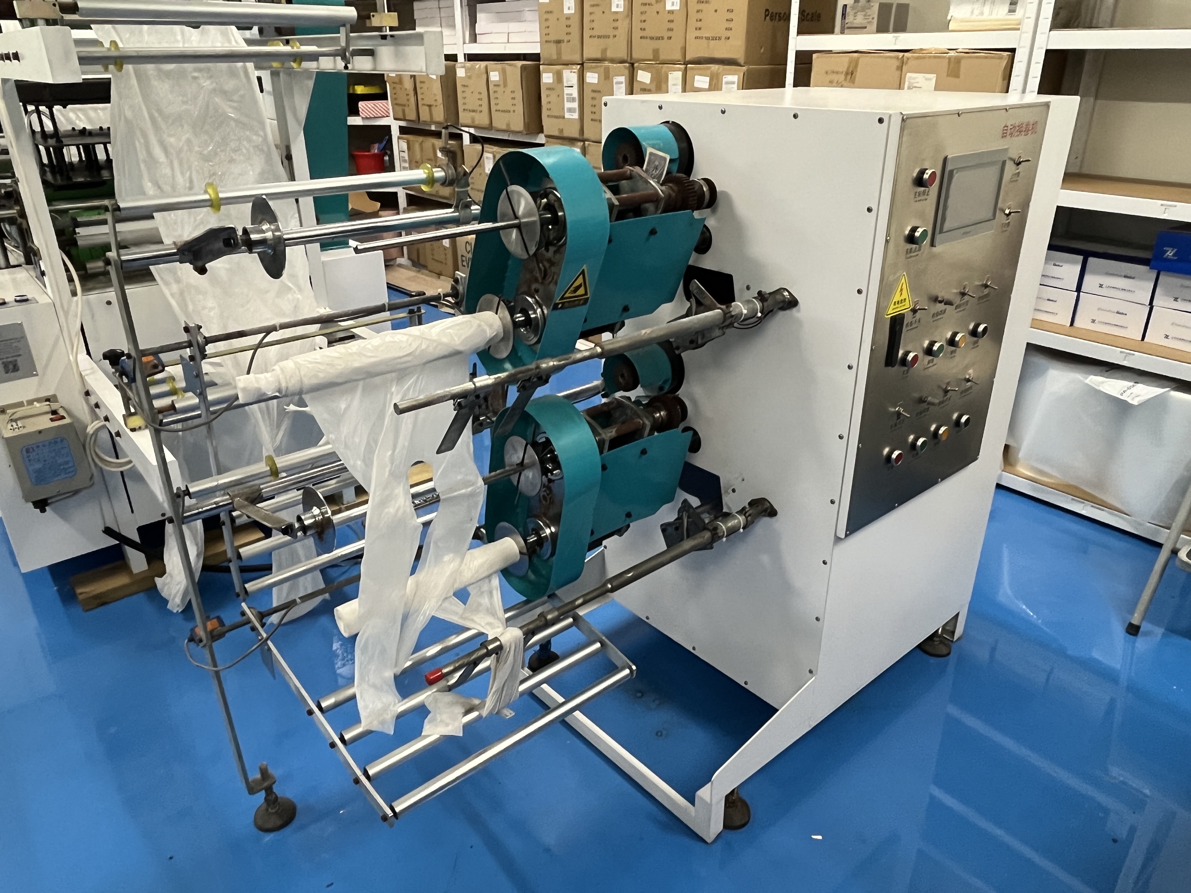 Tillverkningsmaskin plastförkläden, Paragon Machine - Auktioner online ...