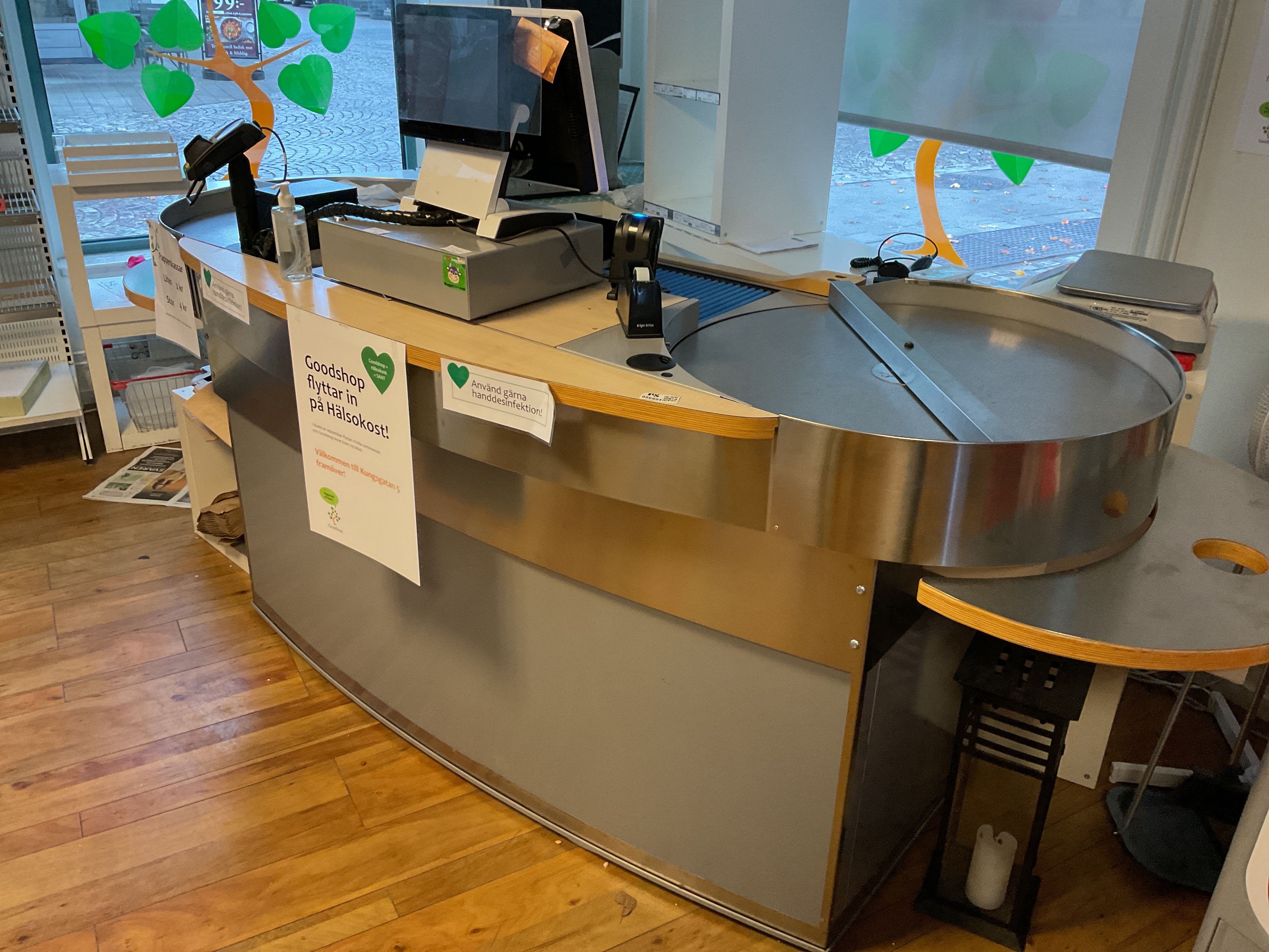 Kassadisk med våg - Auktioner online - Nätauktioner & Konkursauktioner ...