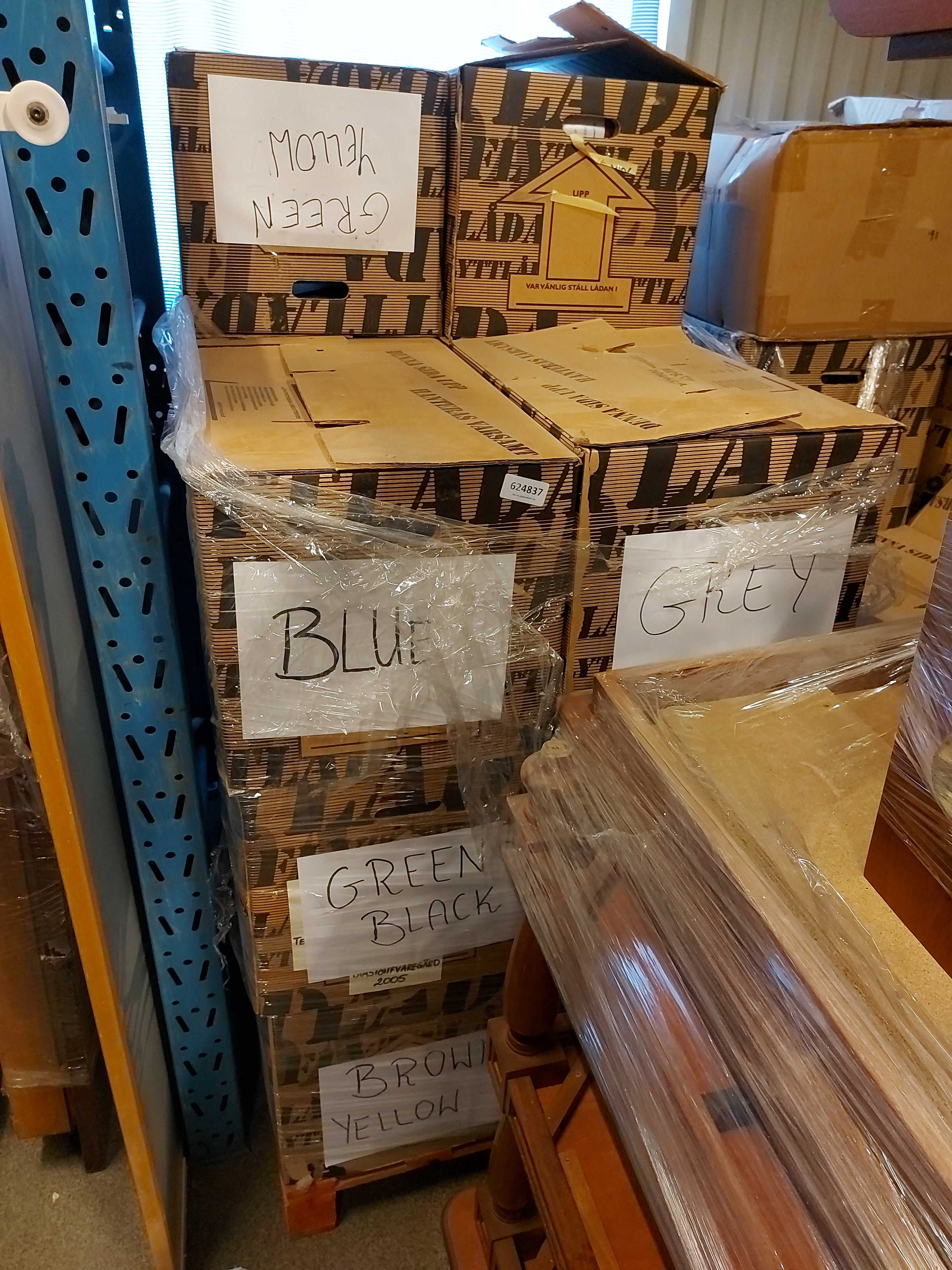 14 boxes with used binders - PS Auction - We value the future - Largest ...