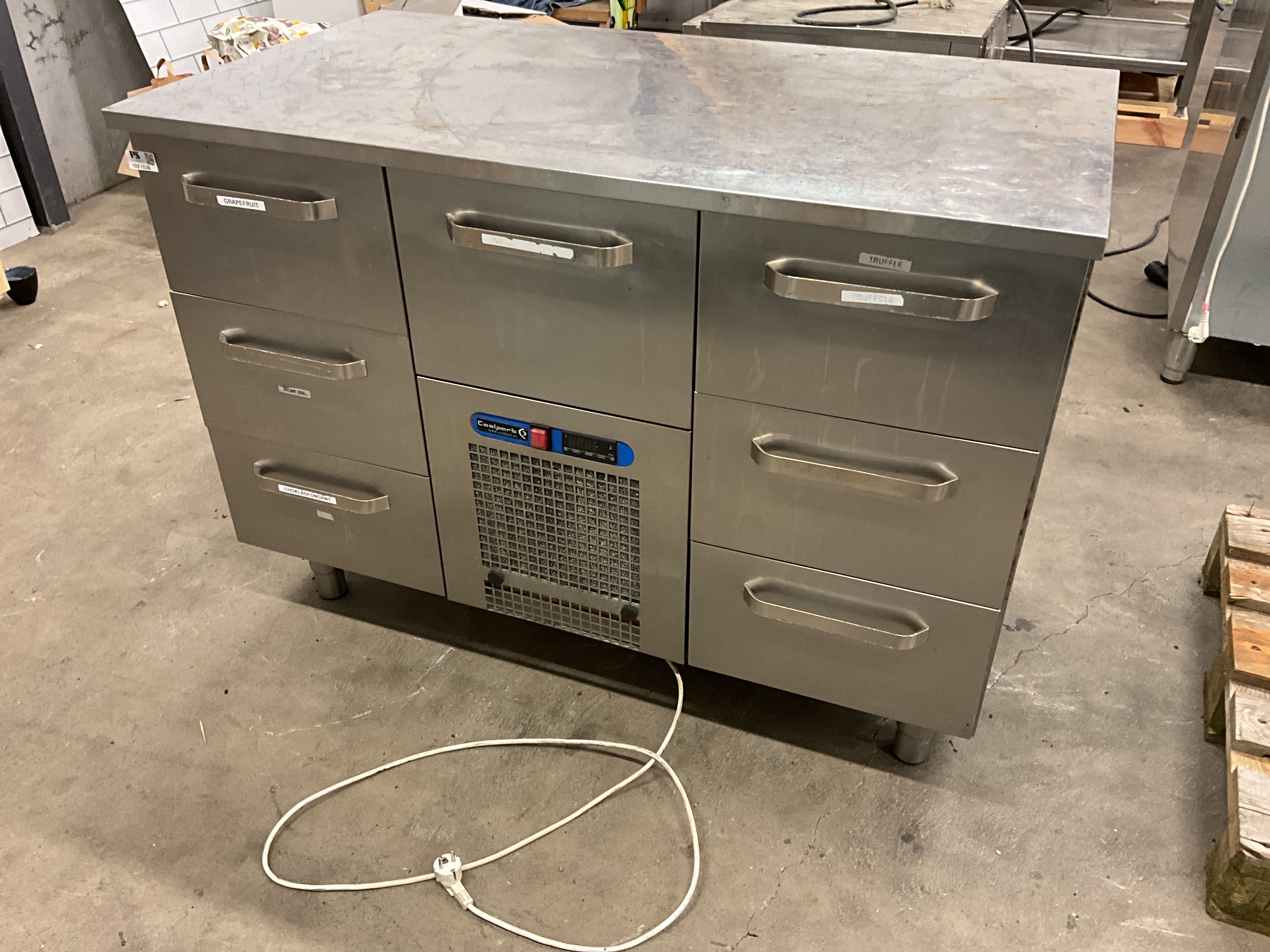 Cooling bench Coolpart with 7 drawers - PS Auction - We value the ...