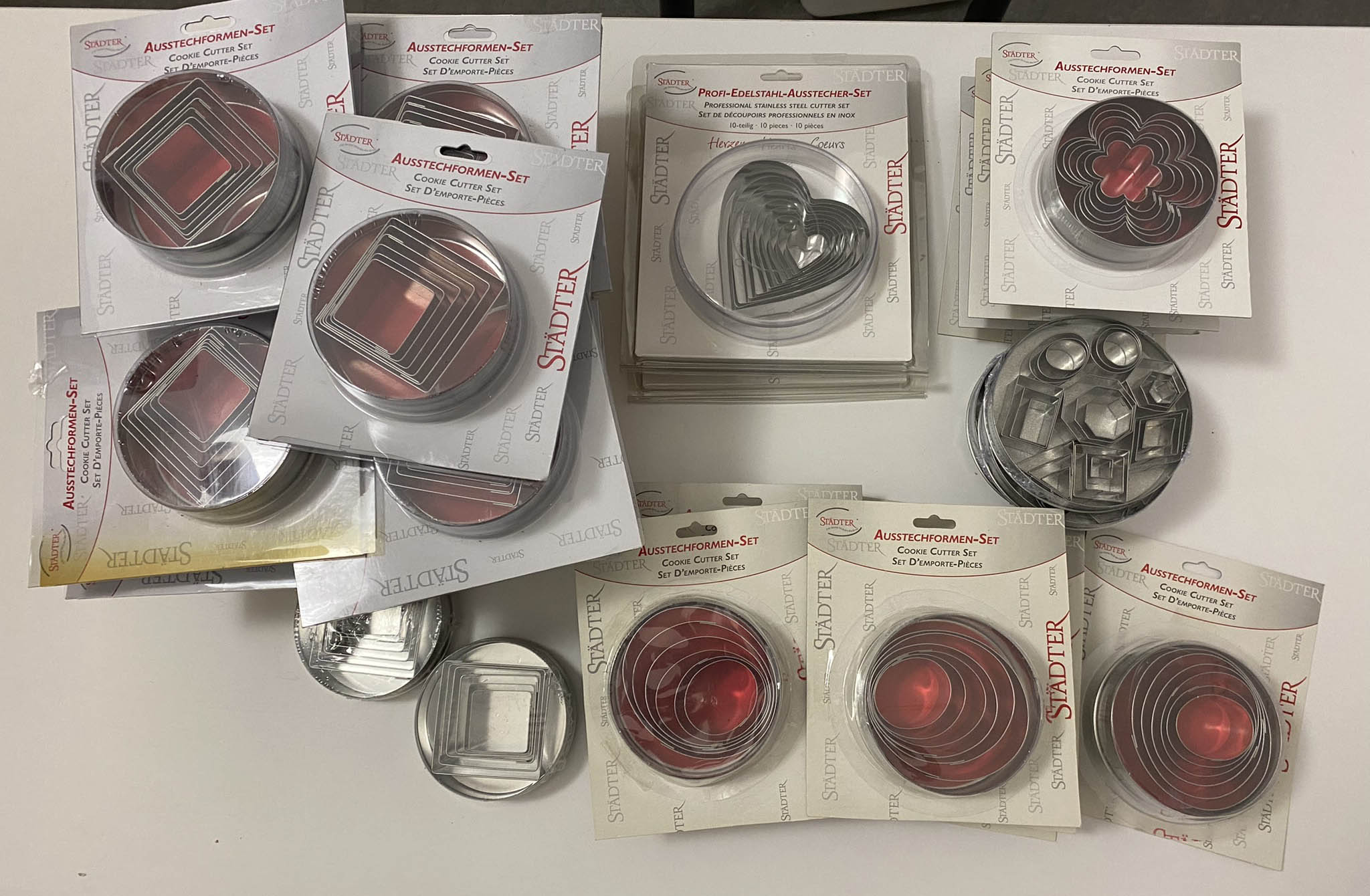 Set of metal cutters, various shapes (8) - PS Auction - We value the ...